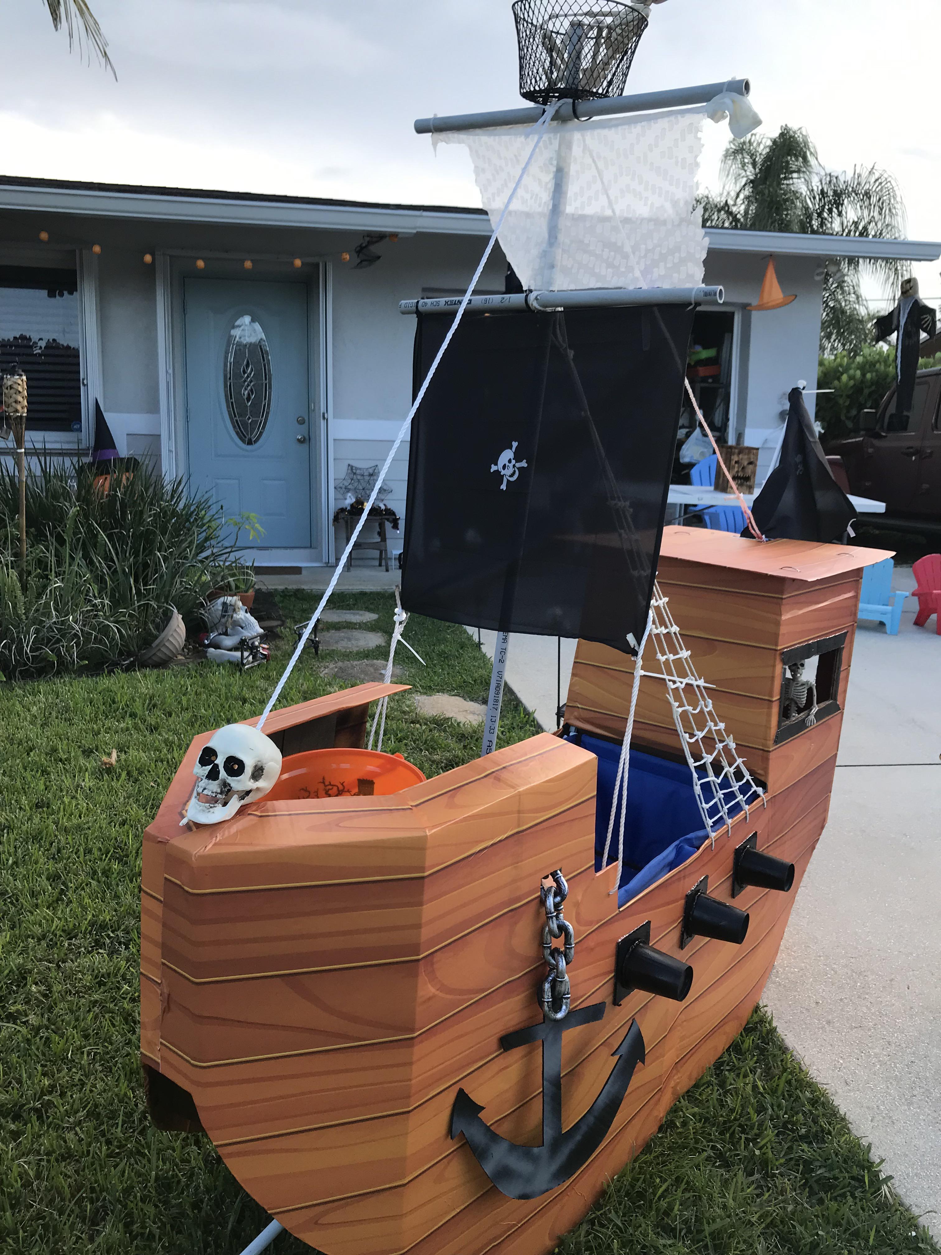 Pirate ship! | Scrolller