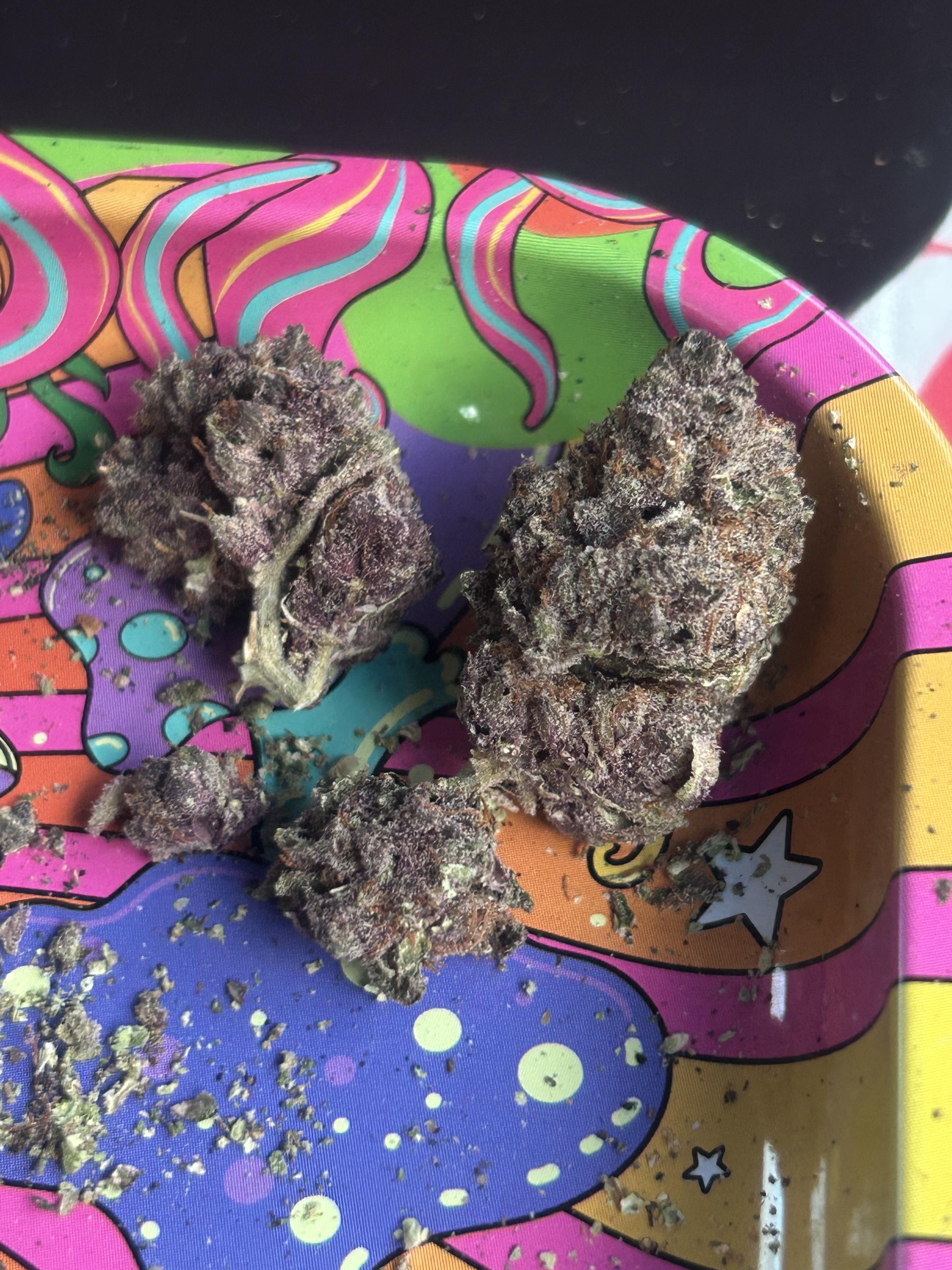 Beautiful nugs of tropicana | Scrolller