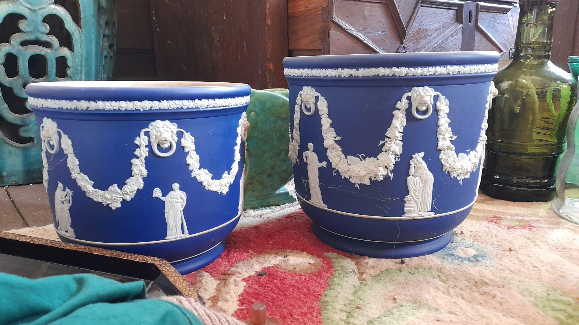 Abandoned treasure trove mansion | Scrolller