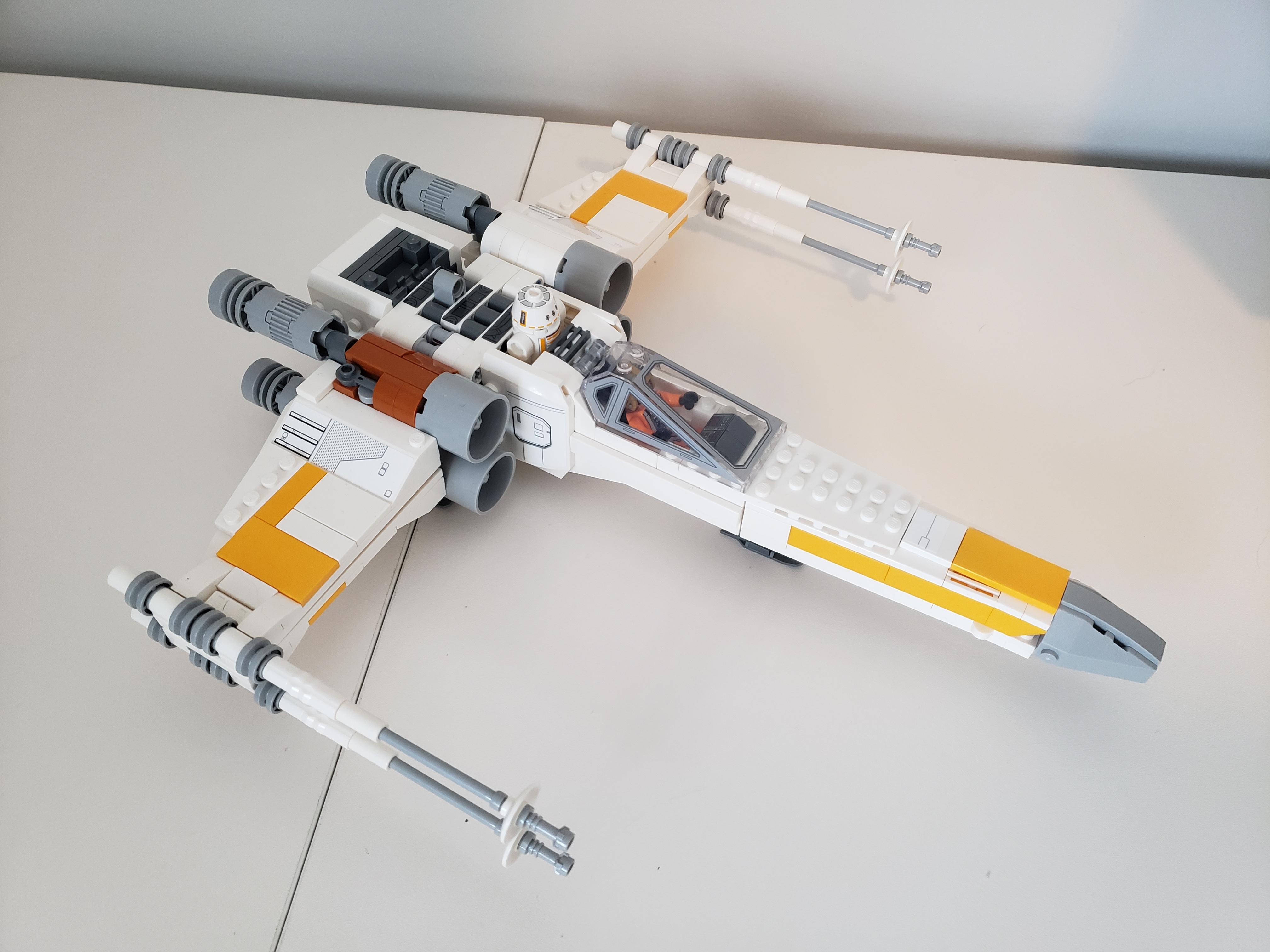 Gold Squadron X-Wing 75301 Mod | Scrolller
