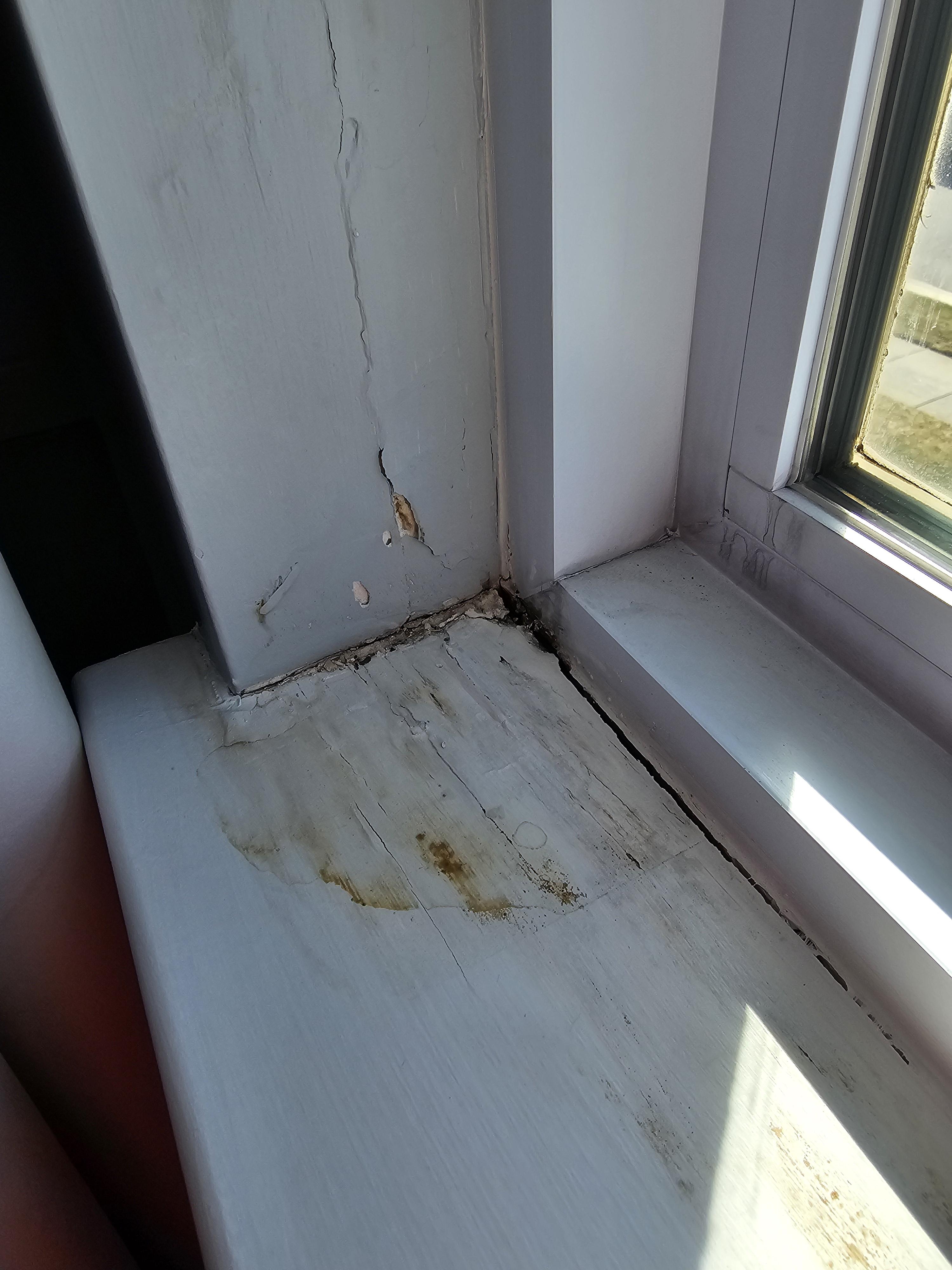 Window Sill Corner Discoloration and Seems to be Deteriorating | Scrolller