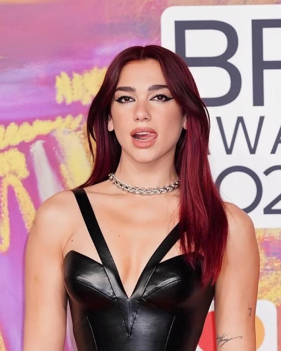 Dua Lipa is a goddess | Scrolller