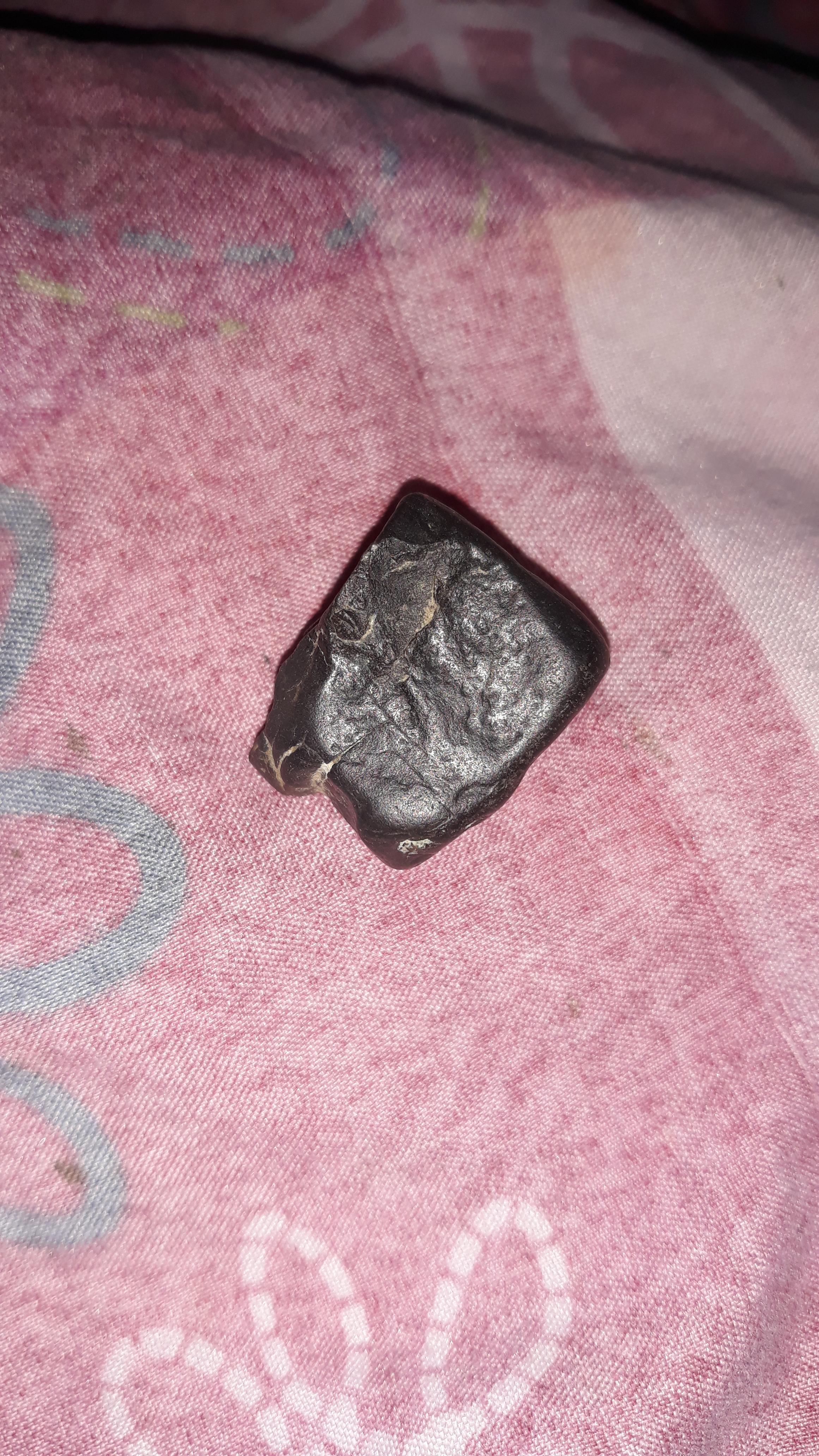 Black tourmaline? Identification help | Scrolller