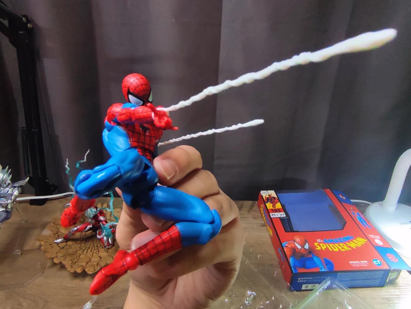 Handheld spidey poses | Scrolller