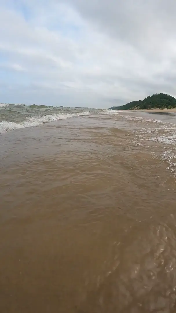 Lake Michigan Waves | Scrolller