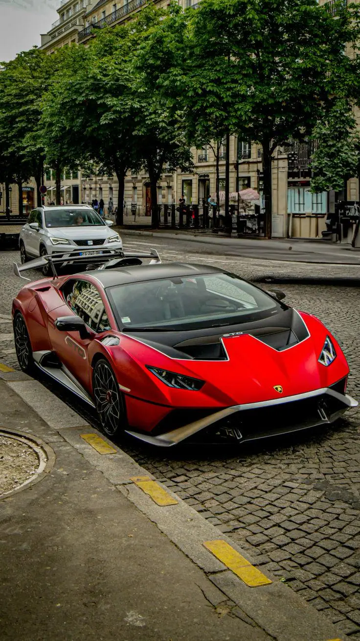 Lamborghini STO rouge | Scrolller