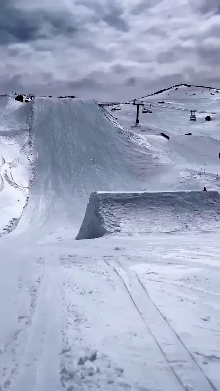 landing after loosing a ski | Scrolller