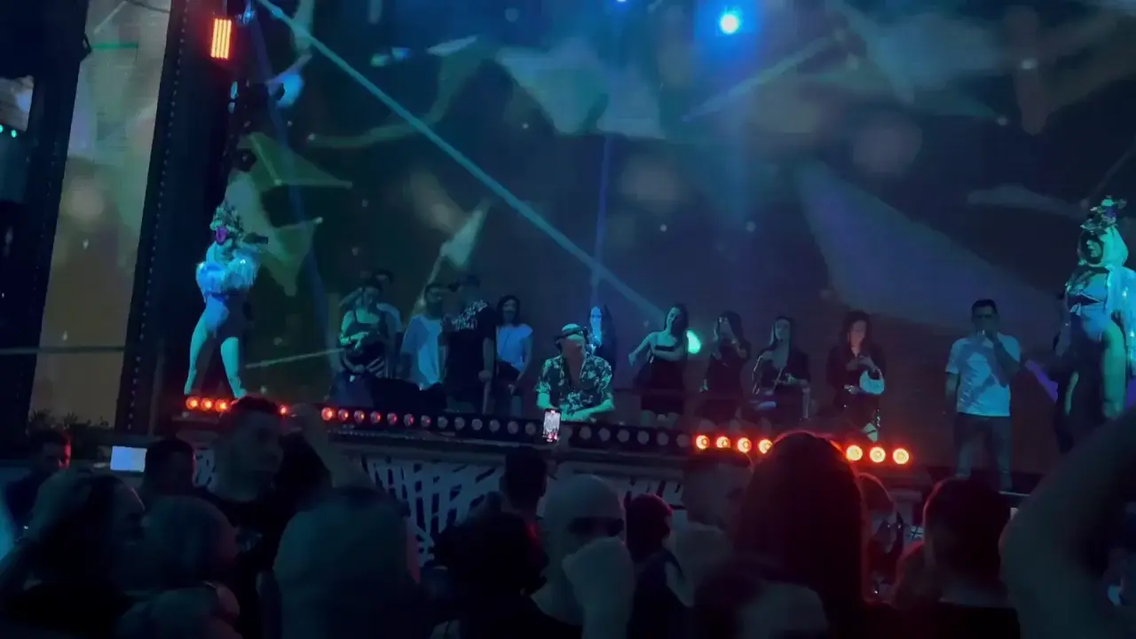 Lee Burridge with a EBTG 'Wrong' remix | Scrolller