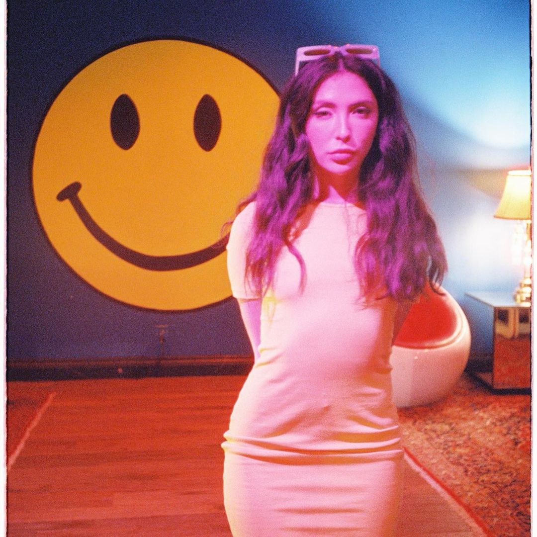 Jane Wilde | Scrolller