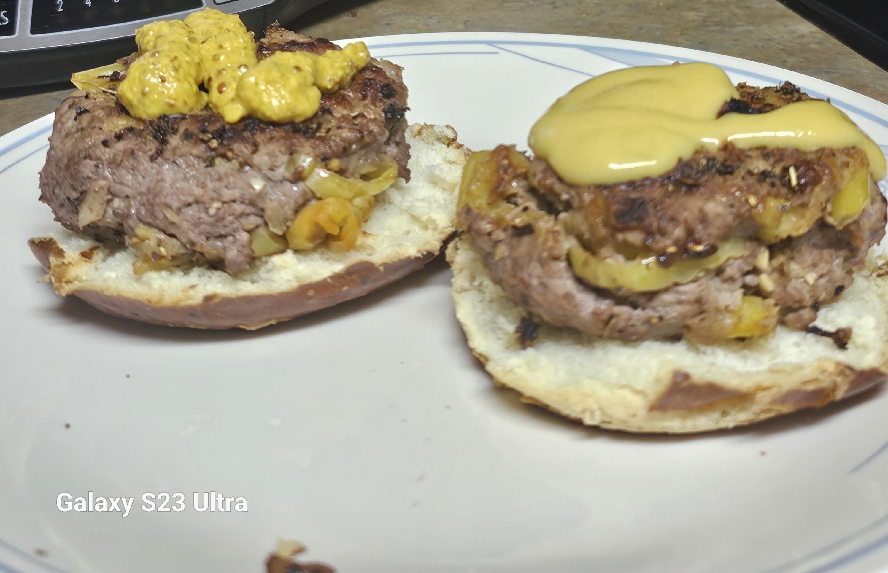 Homemade burgers | Scrolller
