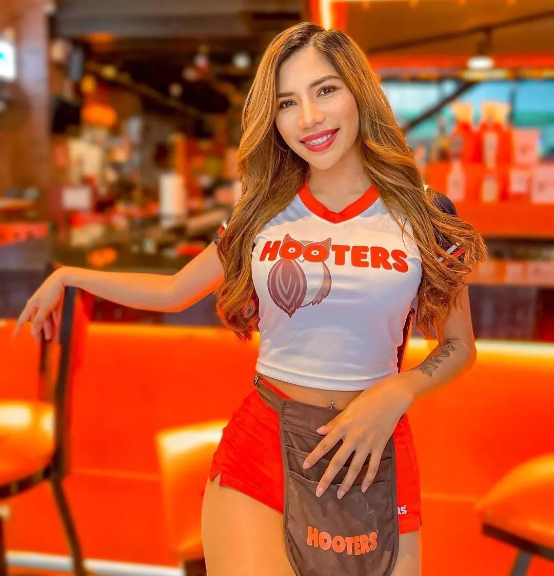 Hootersgirl MayMay | Scrolller