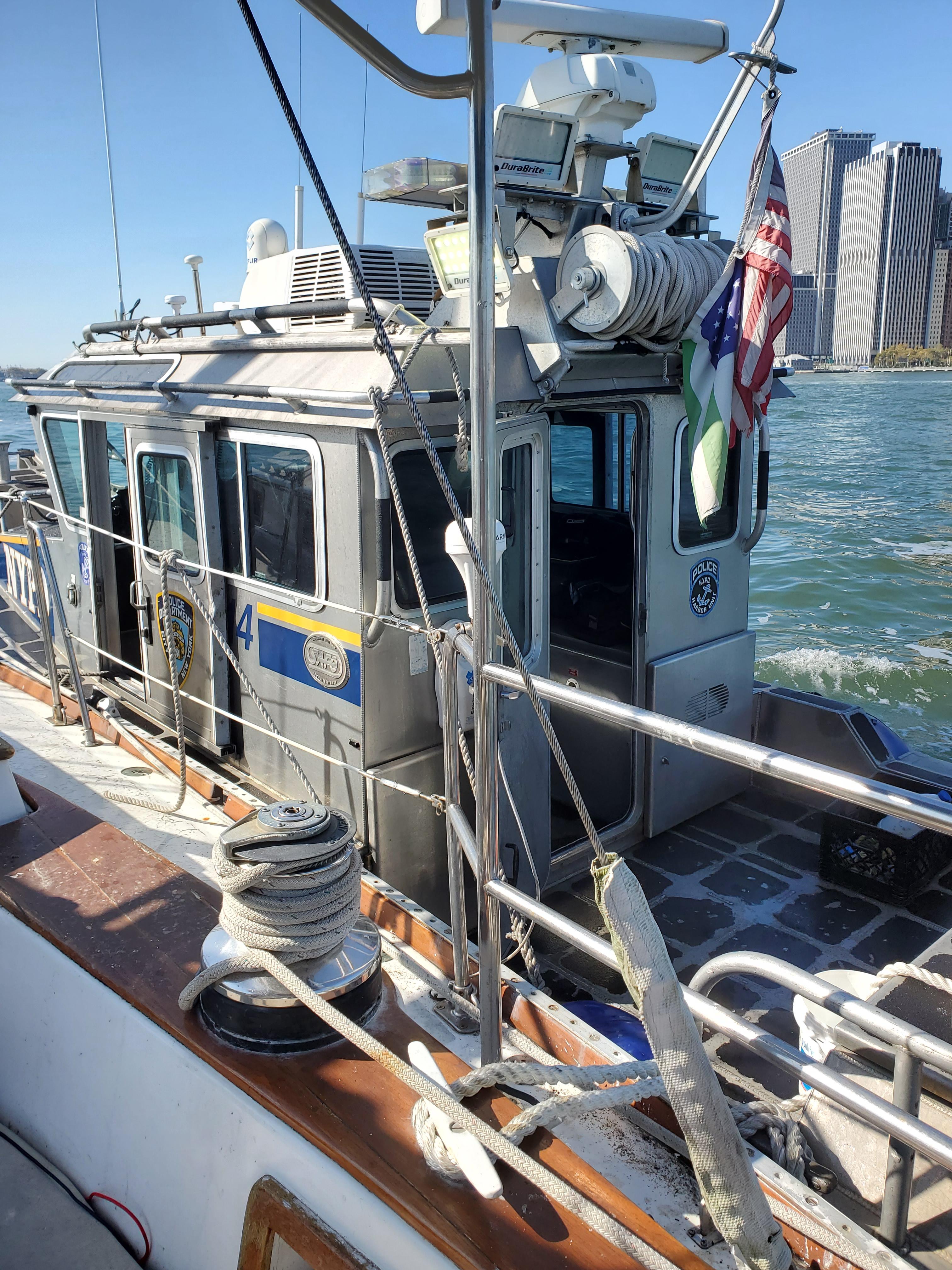 Engine failure on the East river. Thank you NYPD!!! | Scrolller