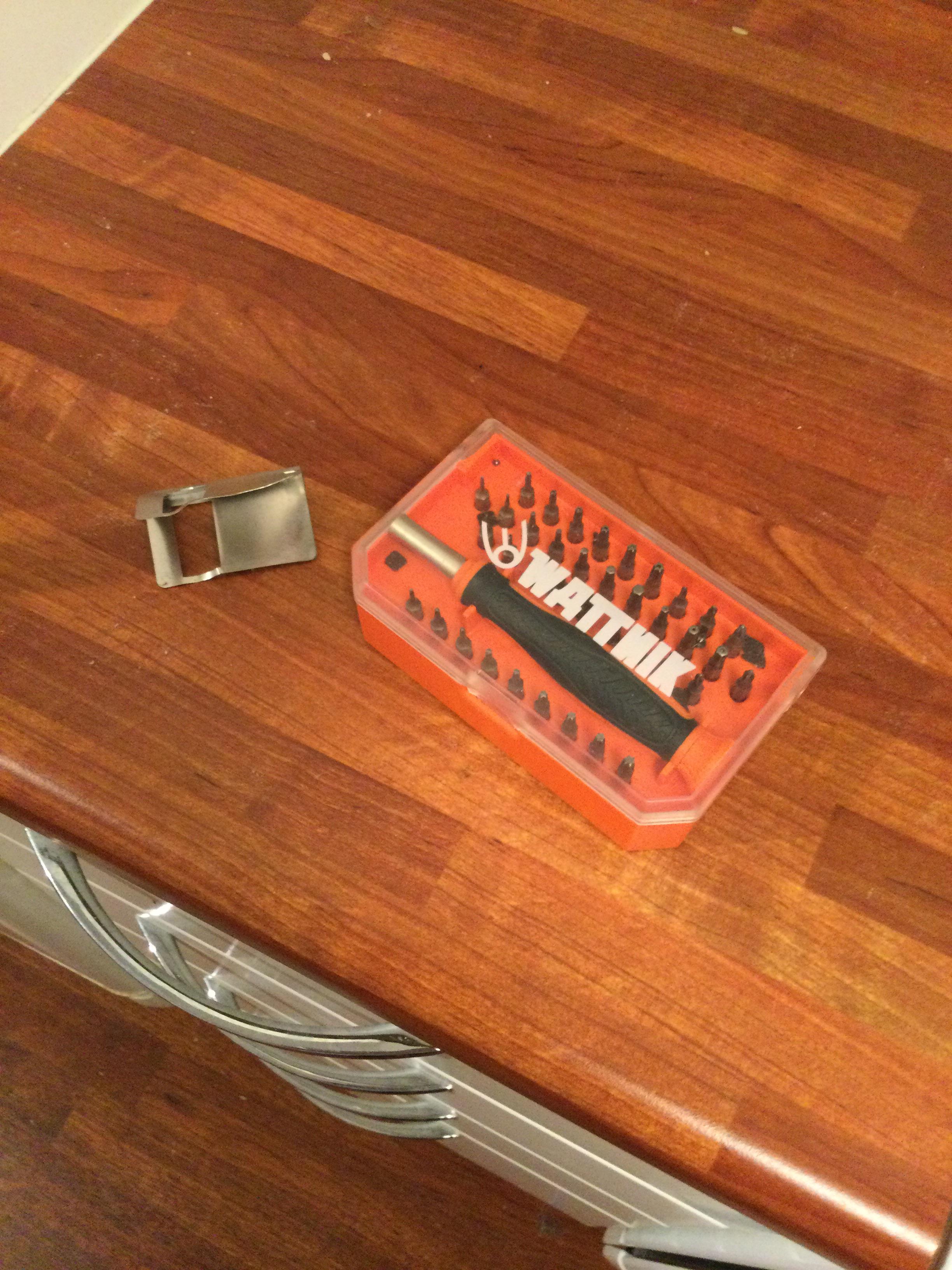 Minimum tools for screen replacement | Scrolller