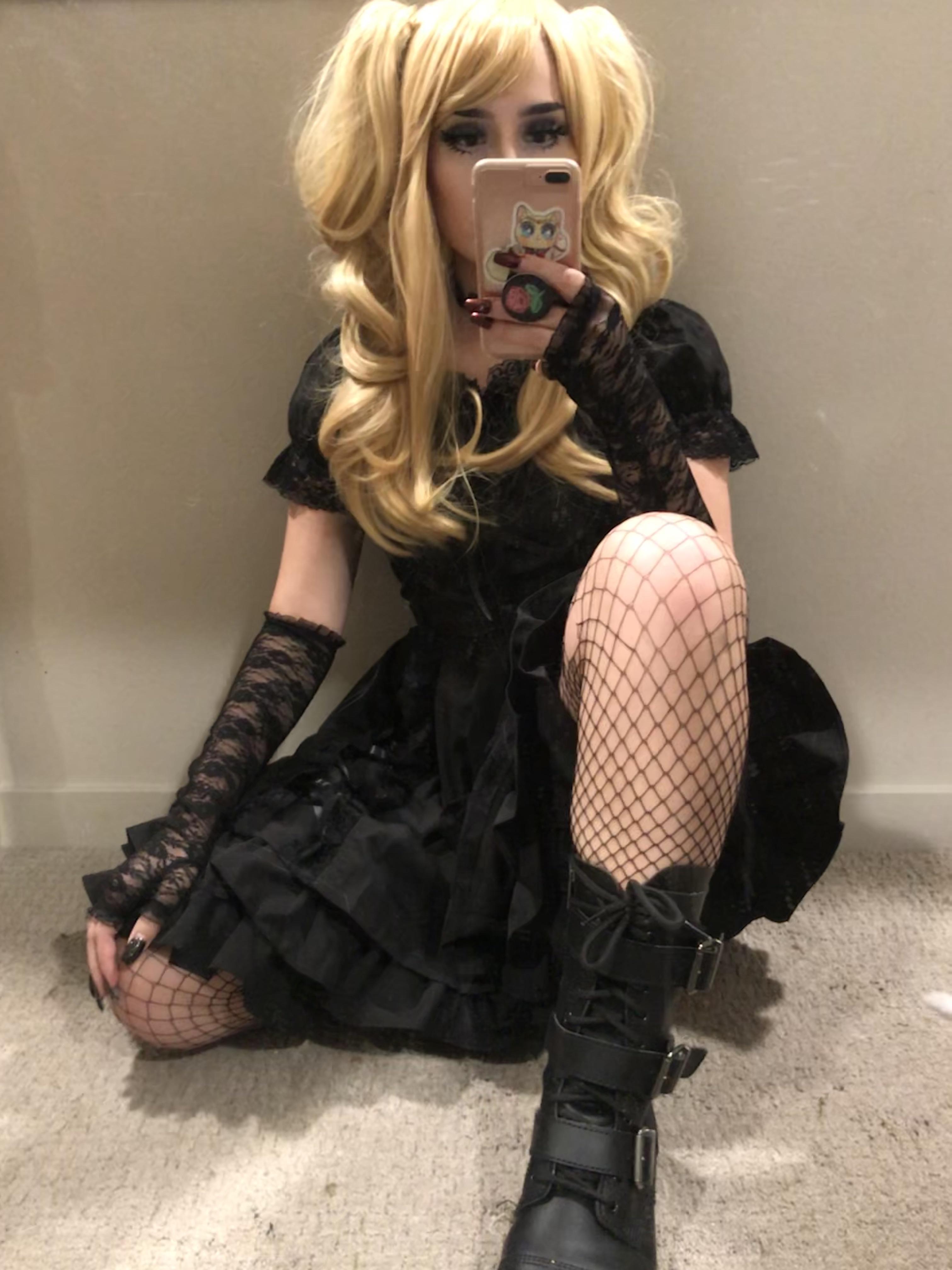 Misa Amane | Scrolller