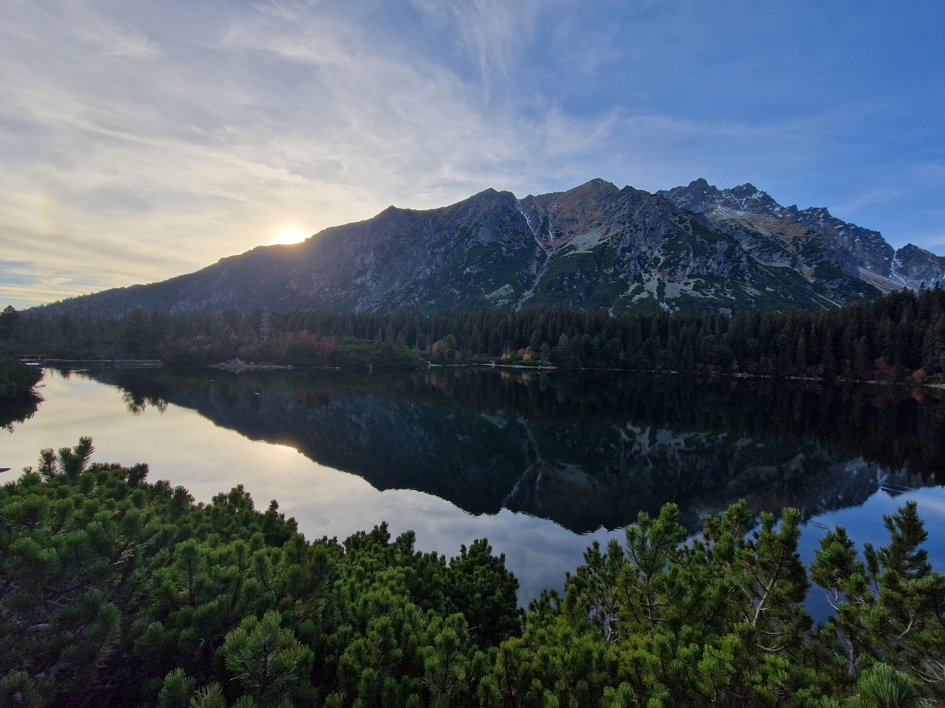 Mountain lake in the High Tatra Mountains, Slovakia [OC] [4000x3000] | Scrolller