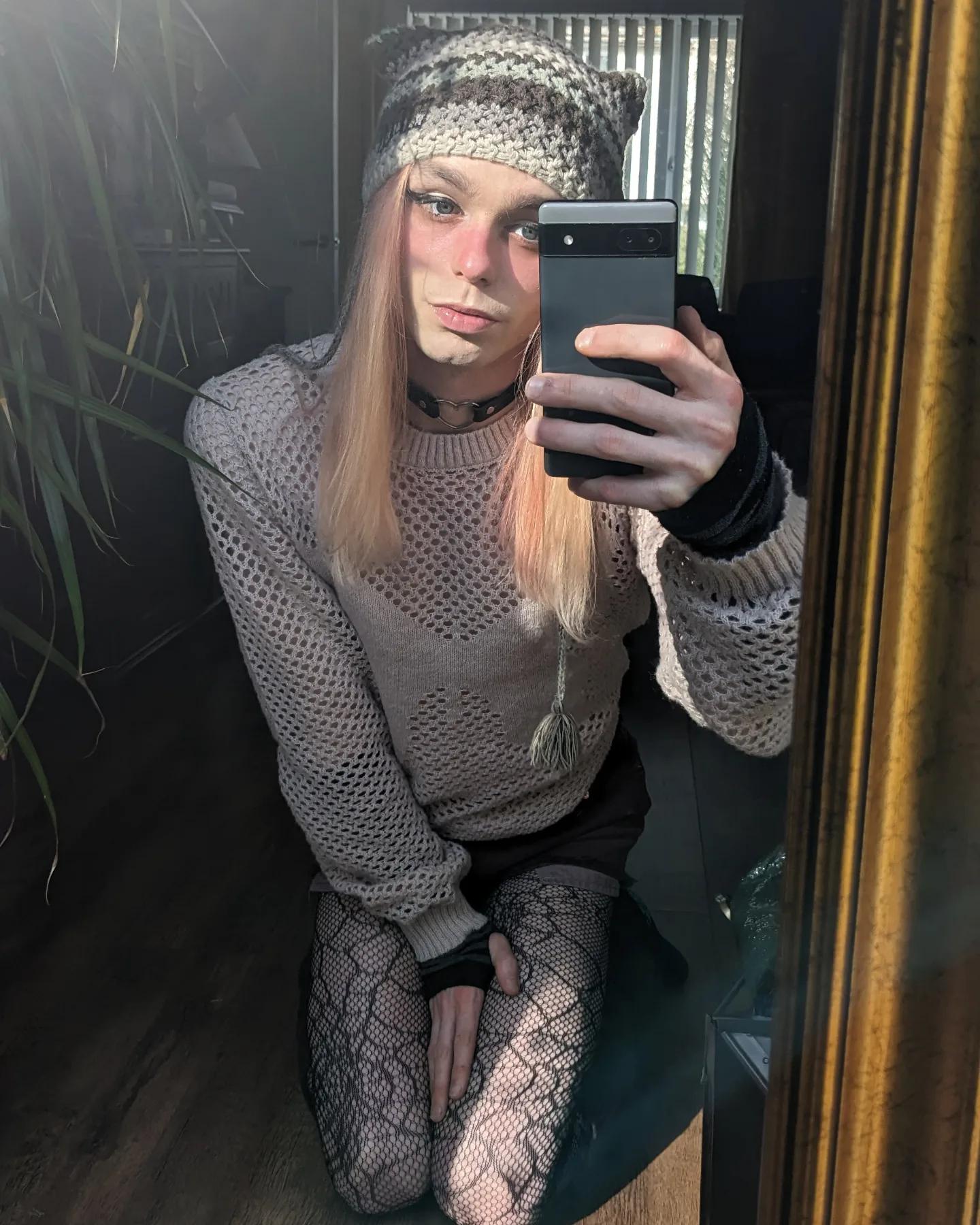 You're all so wonderful and Hella cute. Have a good day 💕 | Scrolller