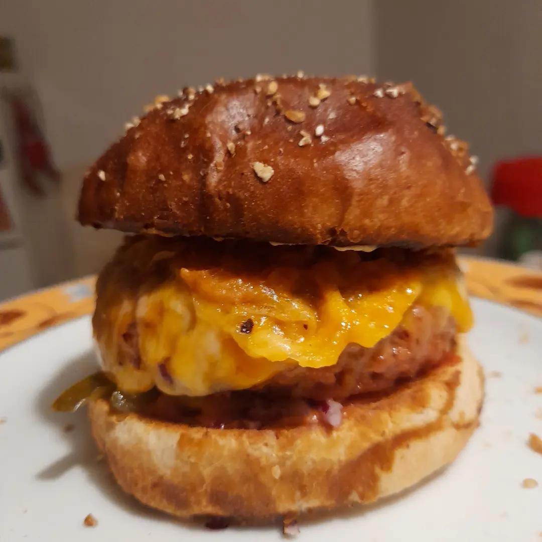 [Homemade] Triple Cheese and Triple Onion Burger | Scrolller