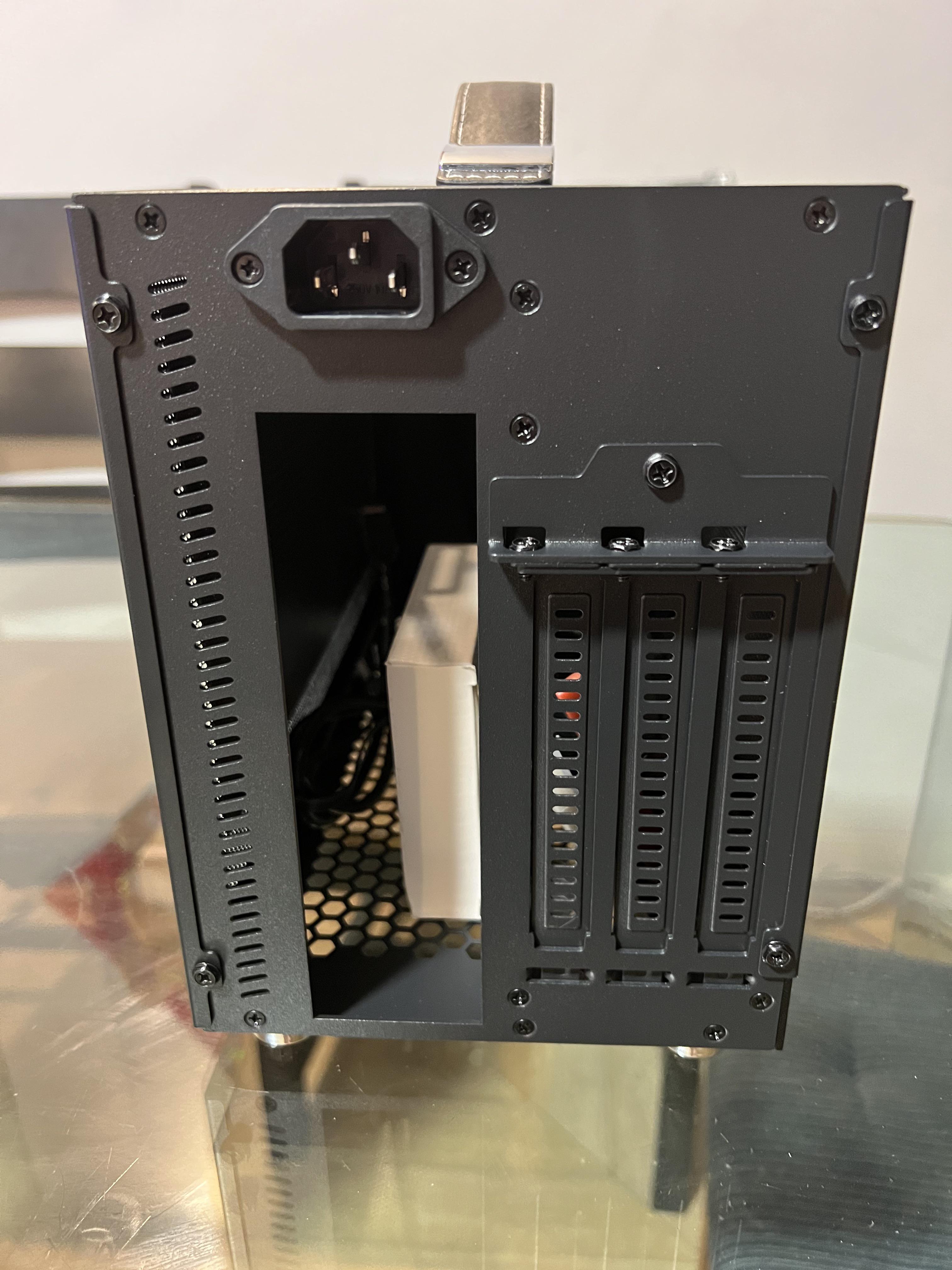 S400 ITX case | Scrolller