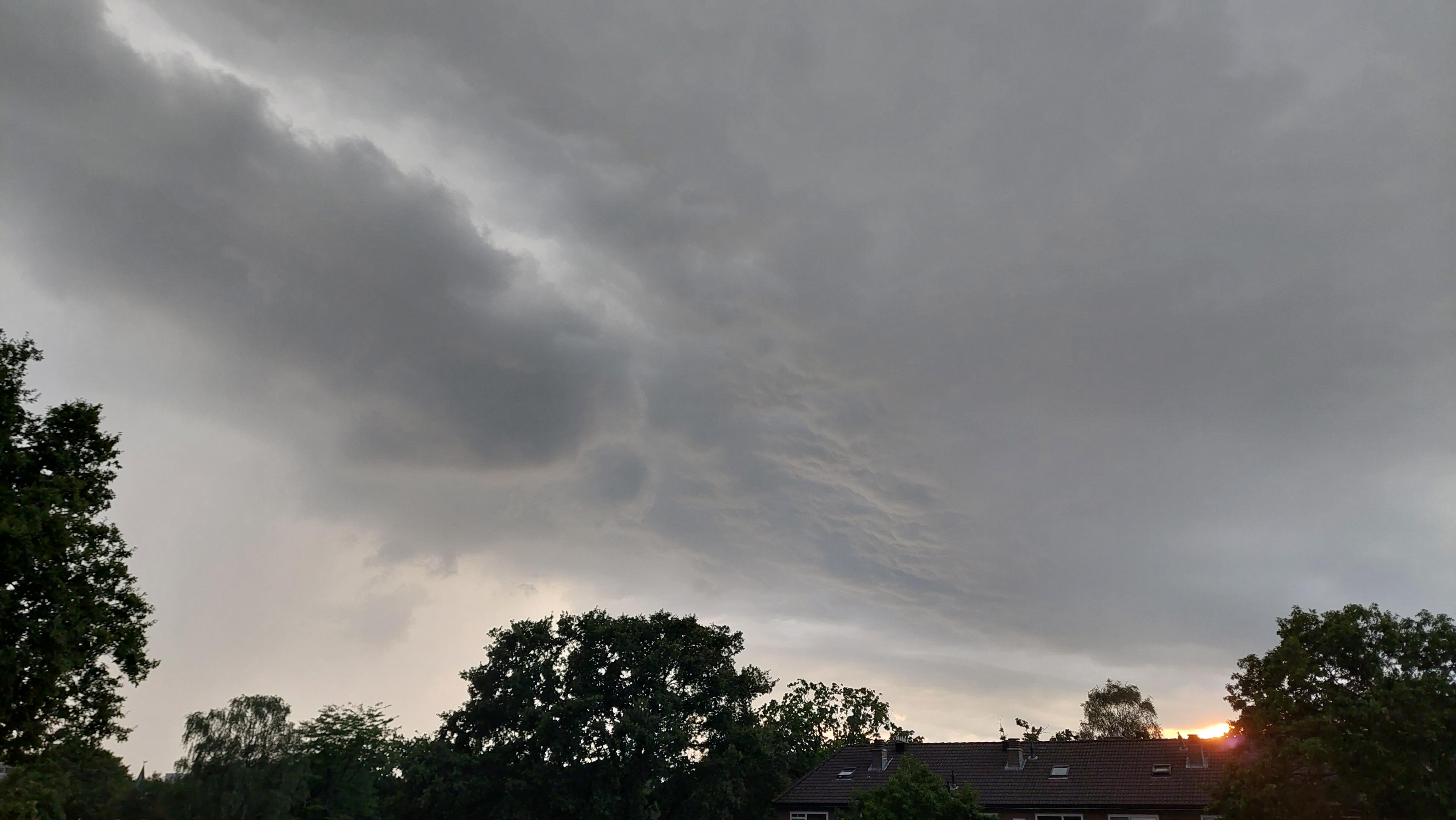 Thunderstorm rolling in | Scrolller