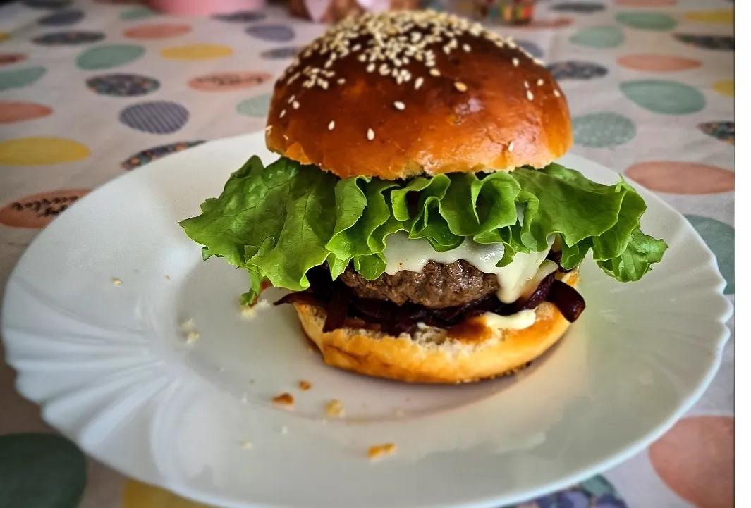 [homemade] beef burger | Scrolller