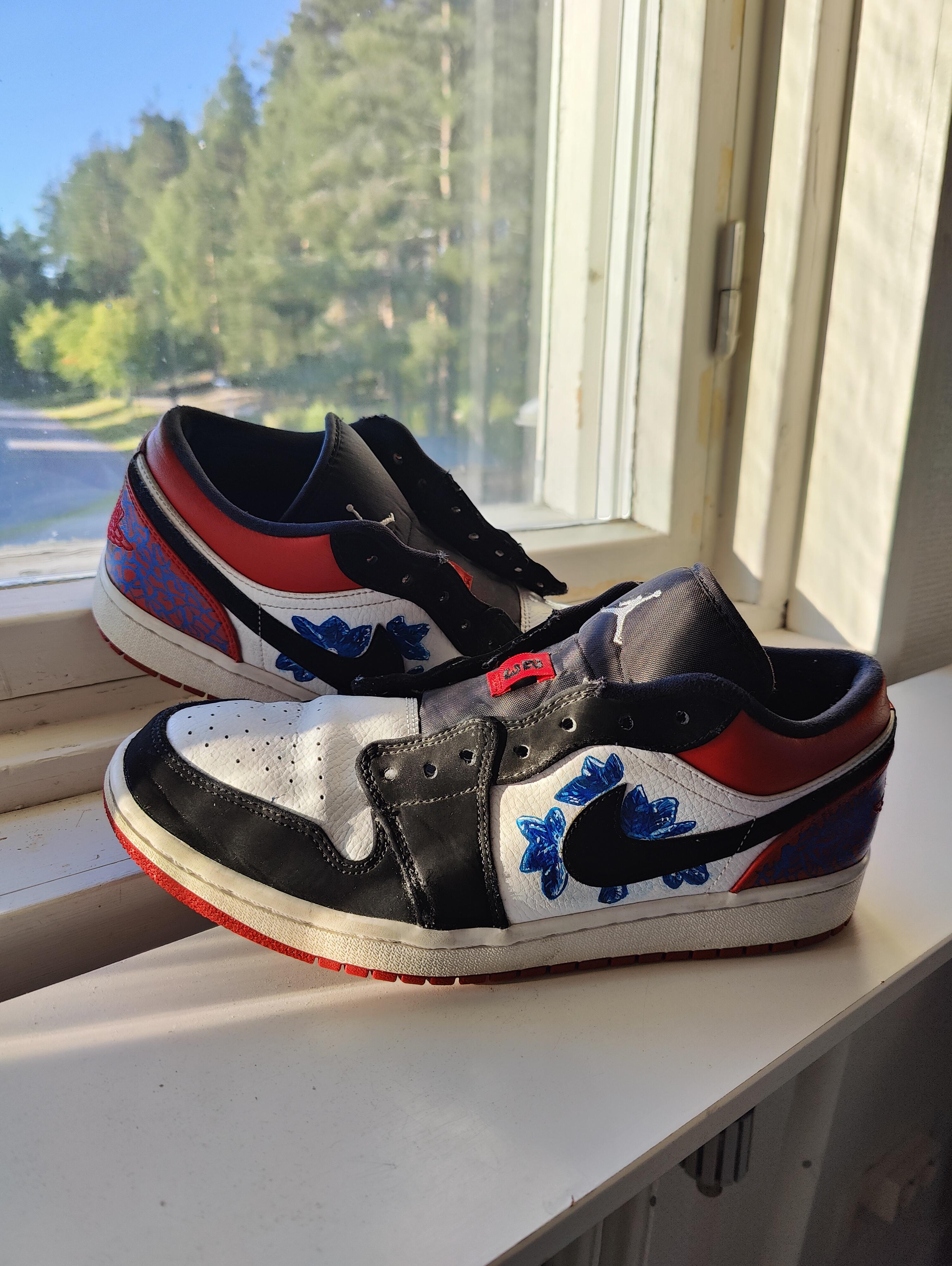 My first customs! | Scrolller