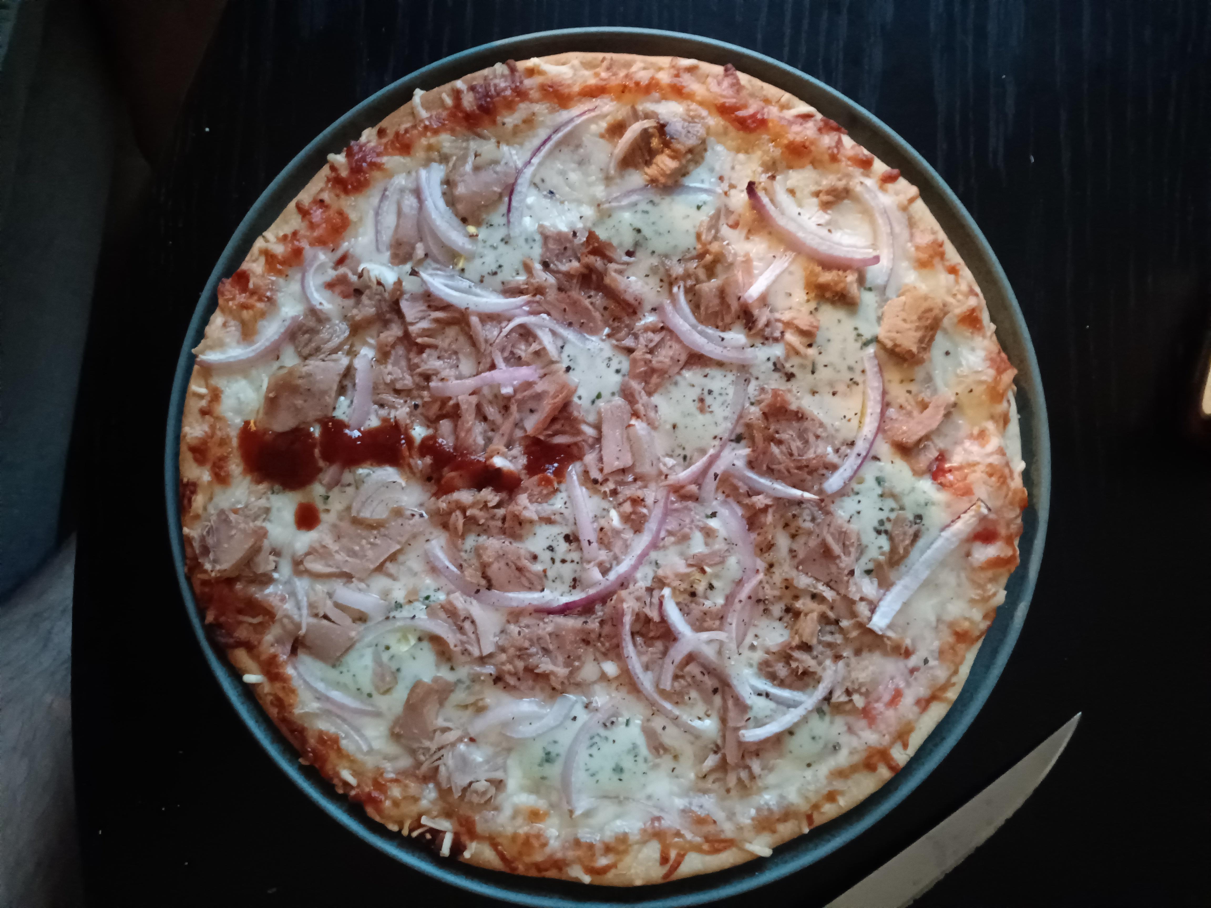 My pizza fits perfectly on my plate | Scrolller