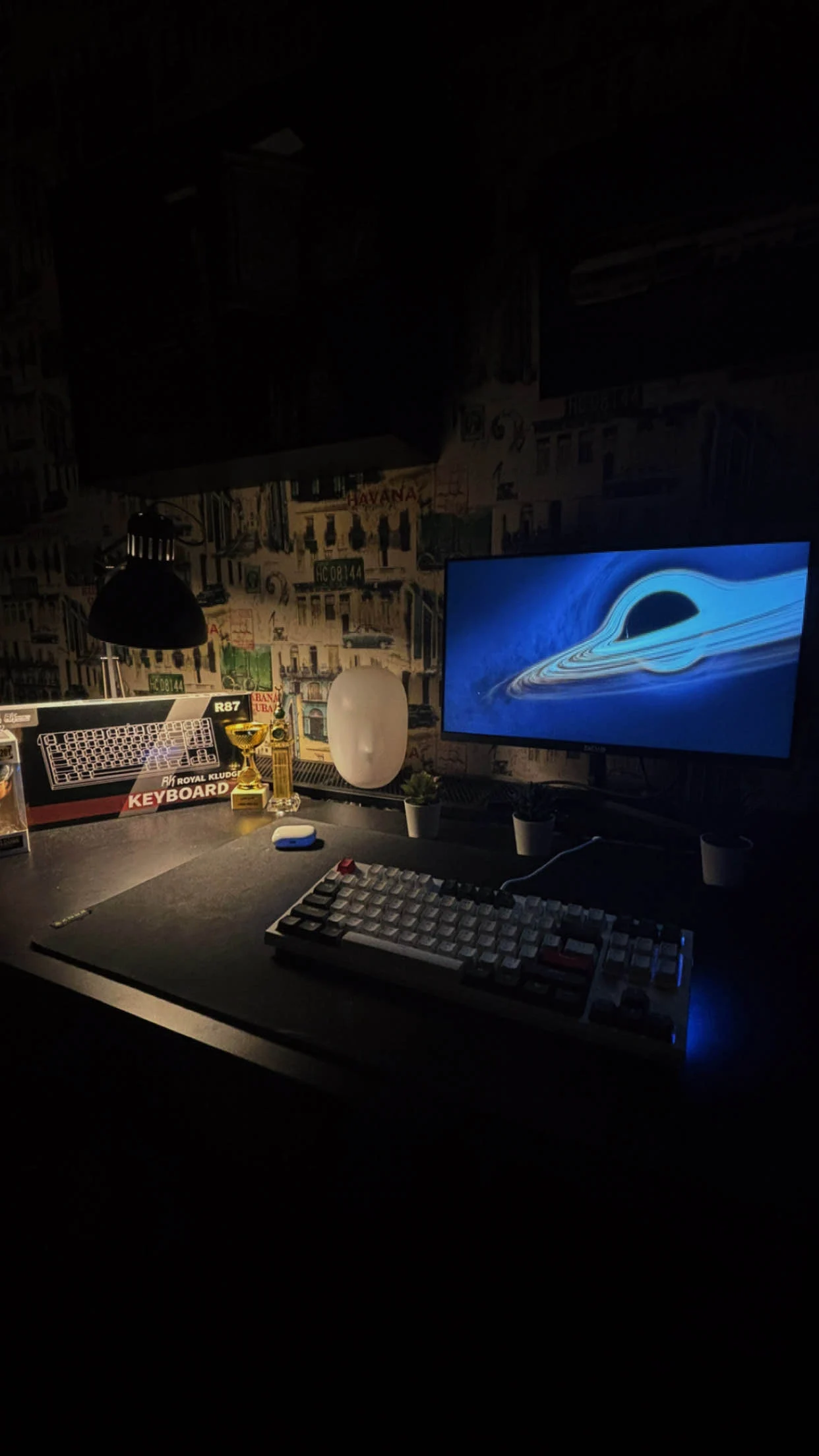 My setup after 4 years of developing it | Scrolller