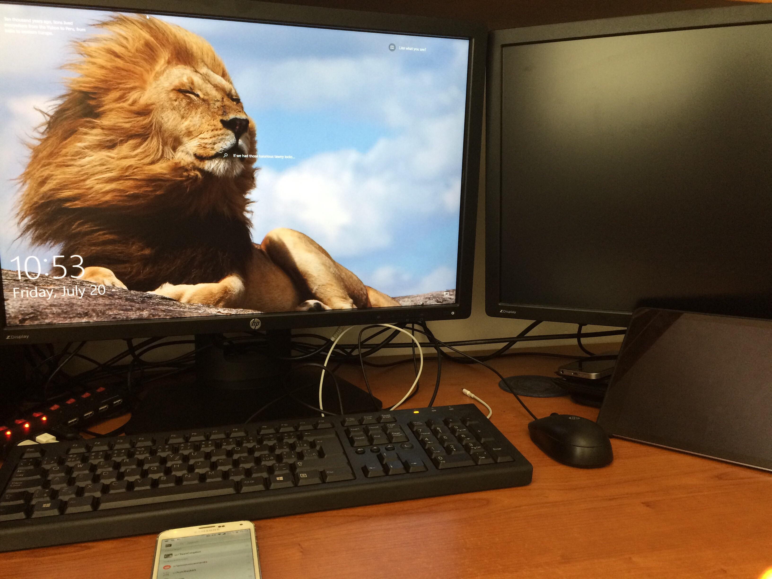 My workspace at work | Scrolller