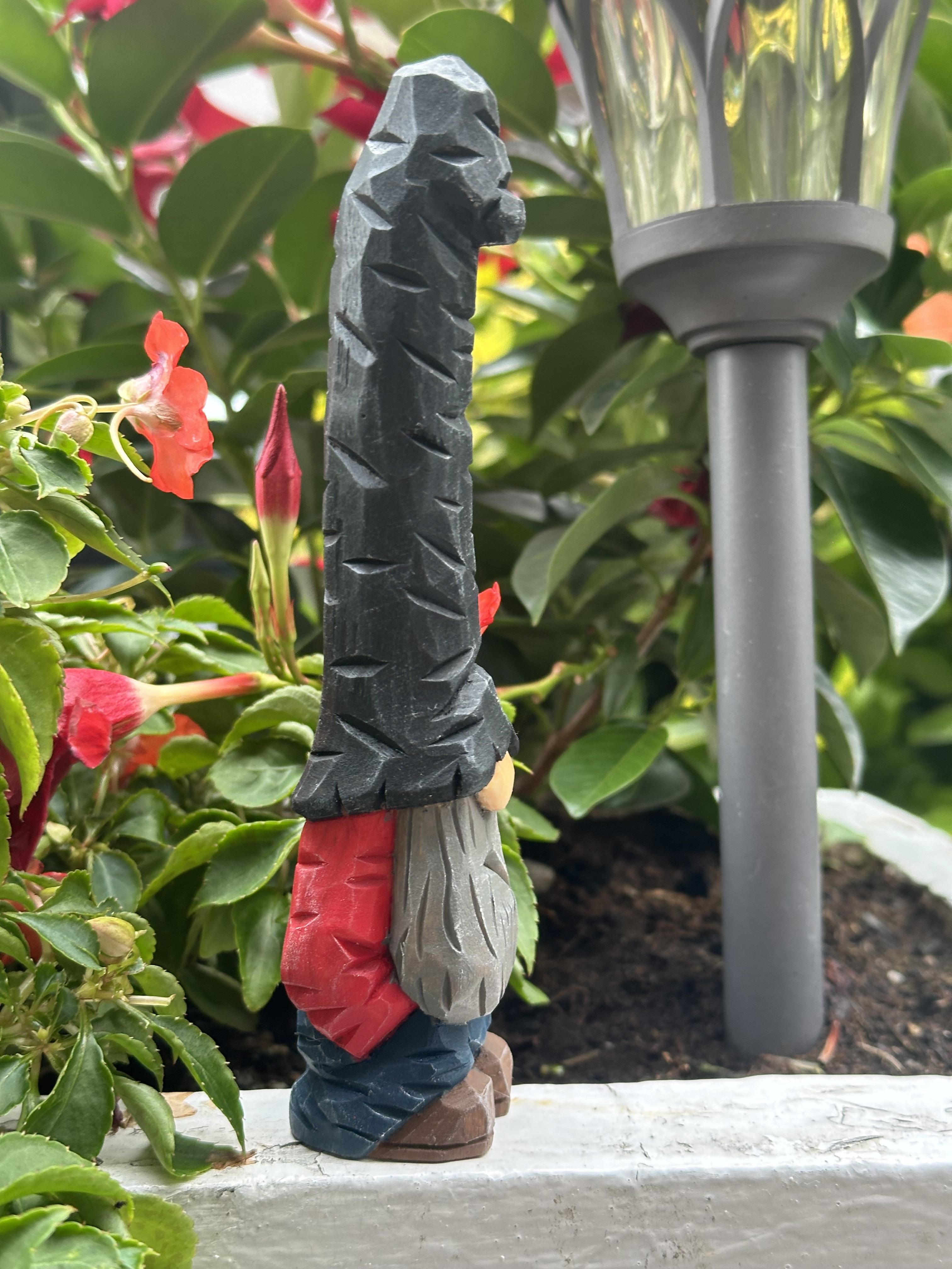 Gnome carving. | Scrolller