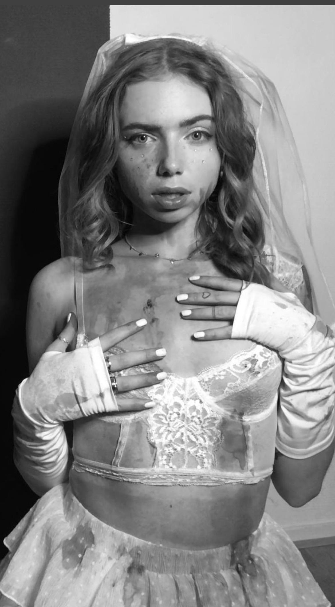 Lisa van Ruler | Scrolller