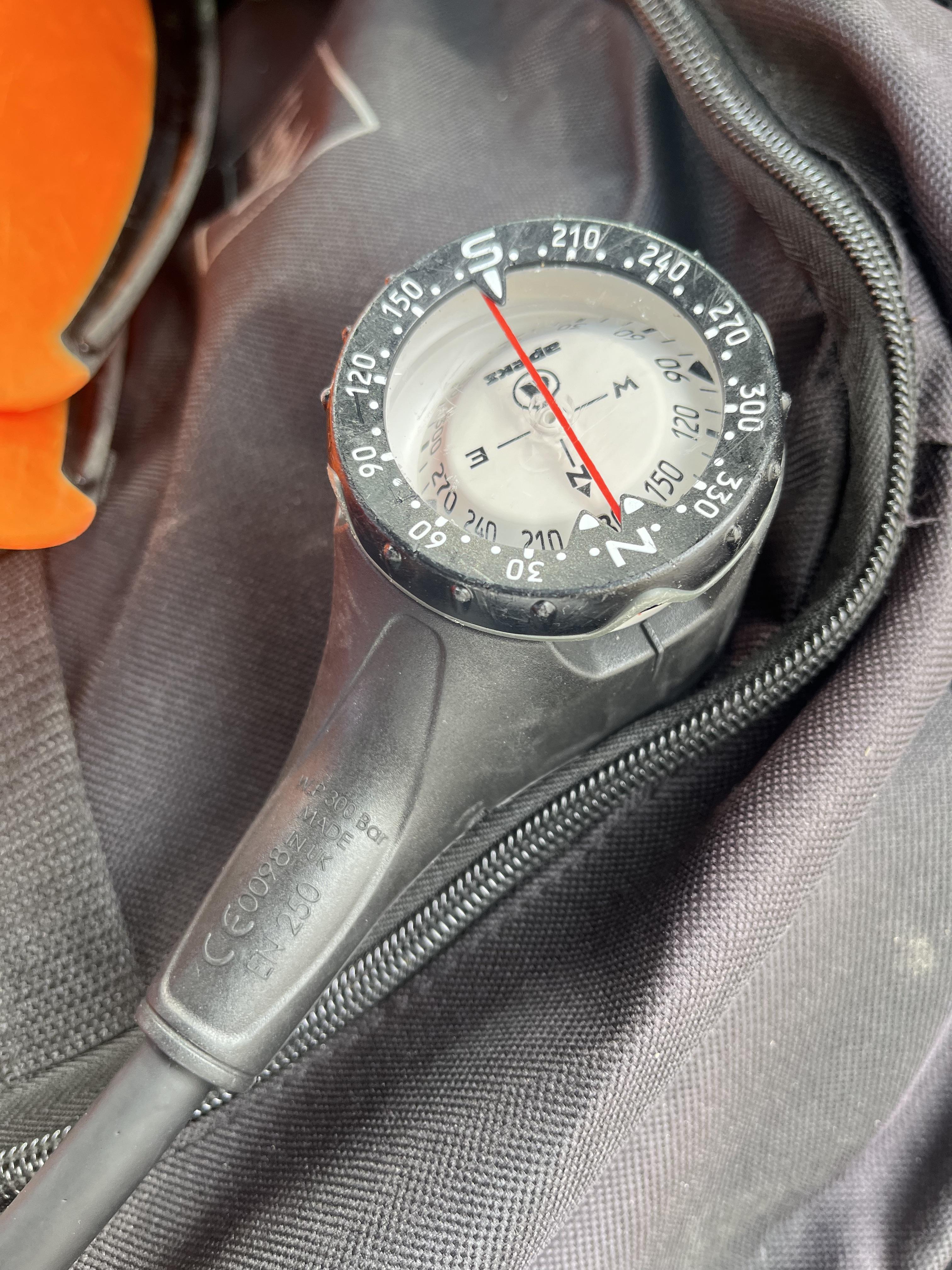 How to open my scuba Spg to replace o-ring | Scrolller