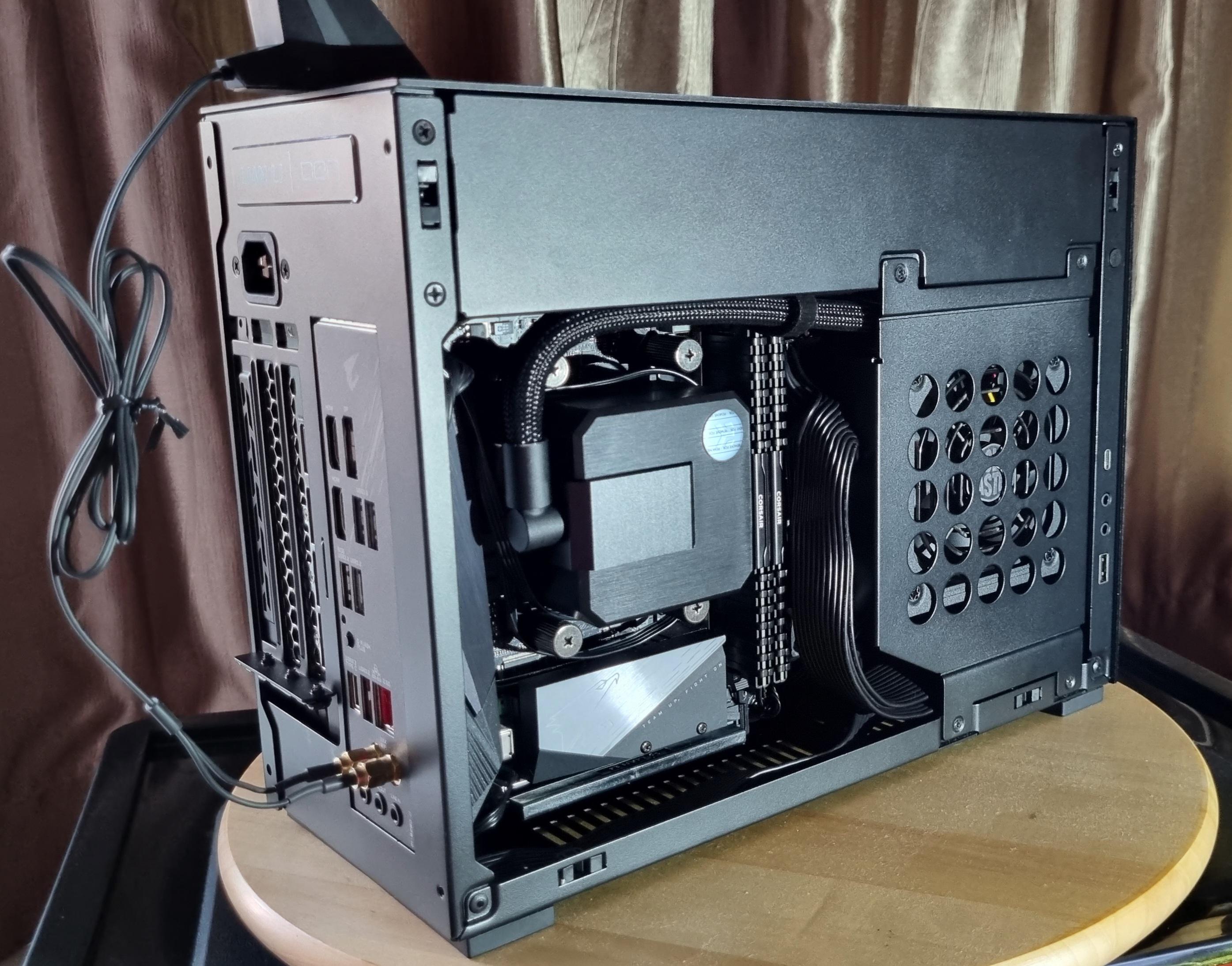 Yet another Lian Li A4 H20 clone in black. | Scrolller