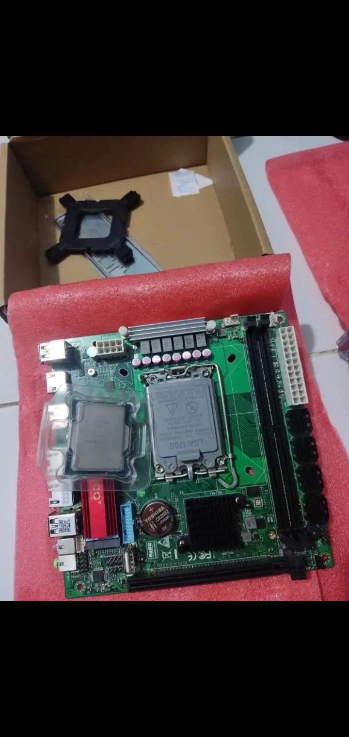 Need help identifying motherboard | Scrolller