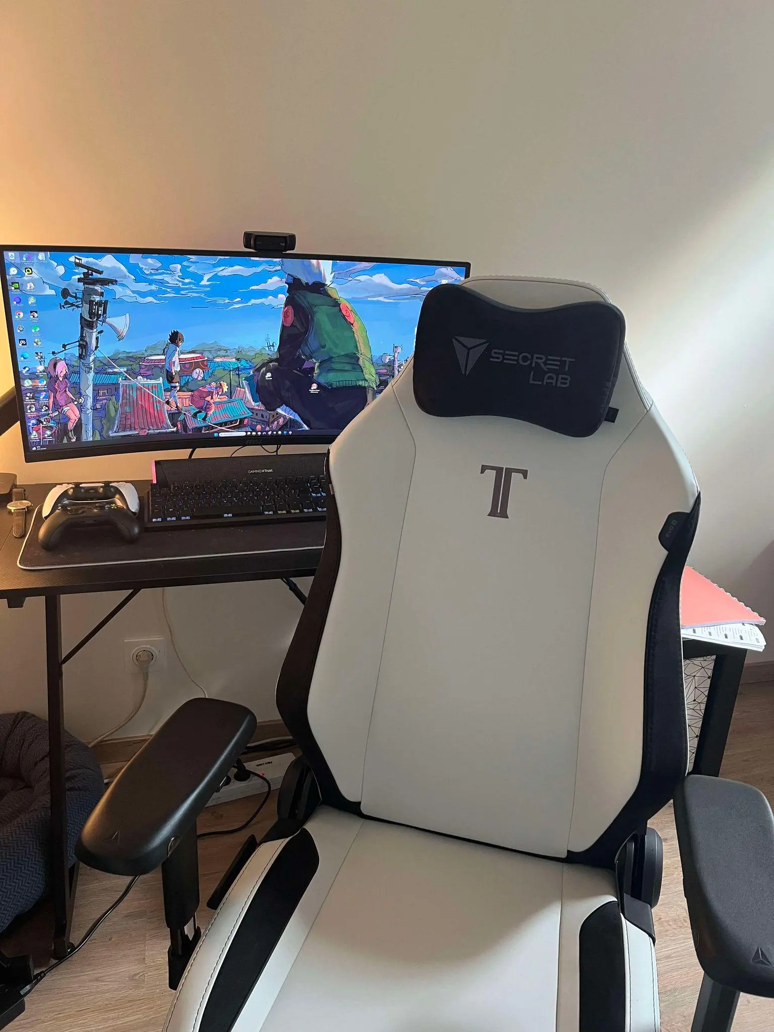 New Setup #secretlab | Scrolller