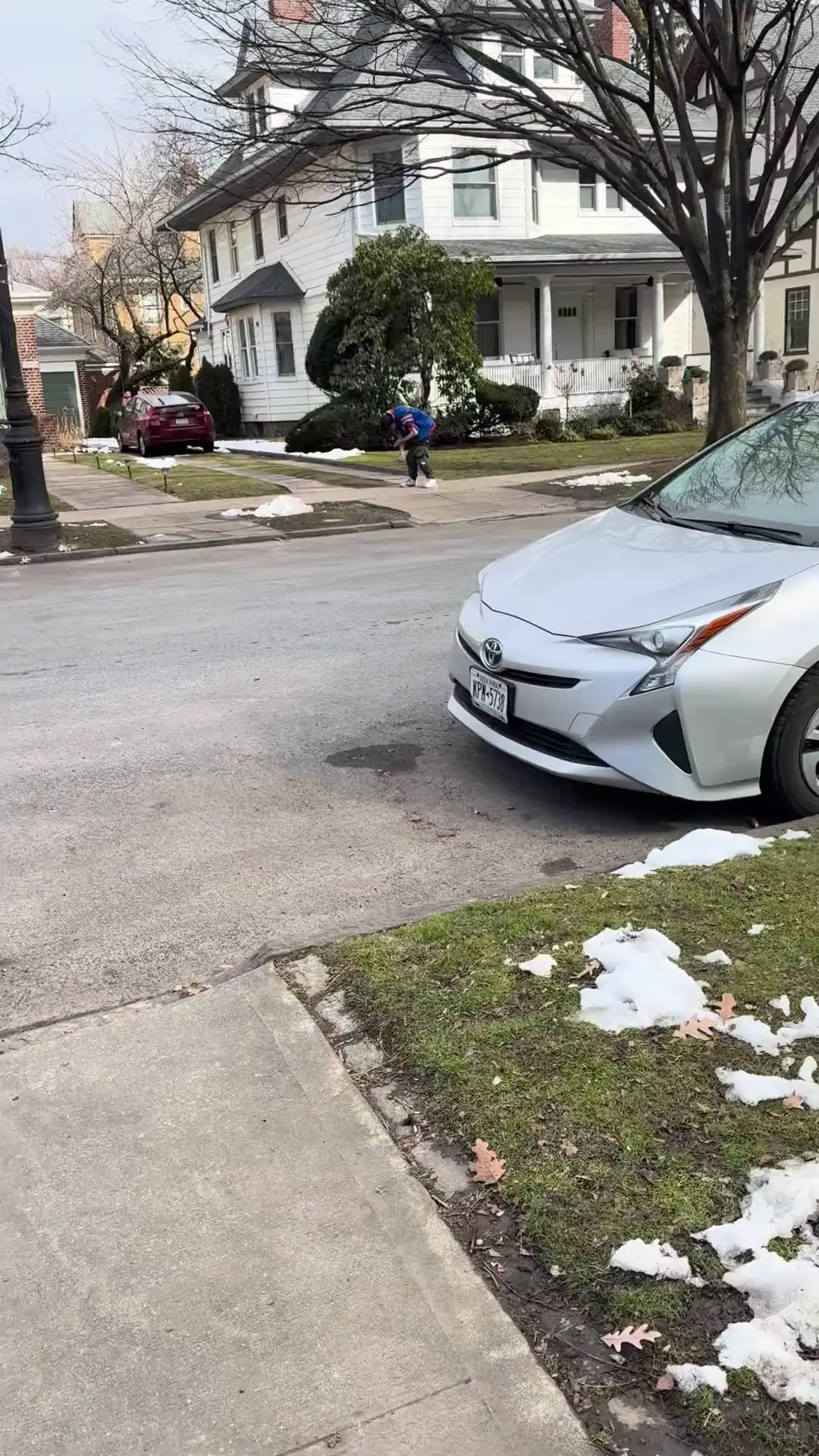 Nodding in family neighborhood in broad daylight | Scrolller