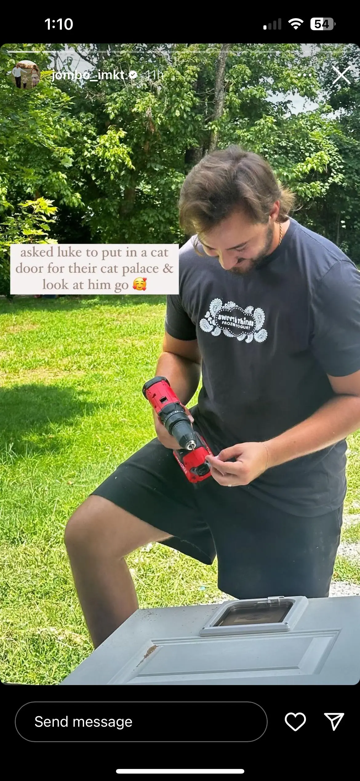 Not a muscle in that body | Scrolller