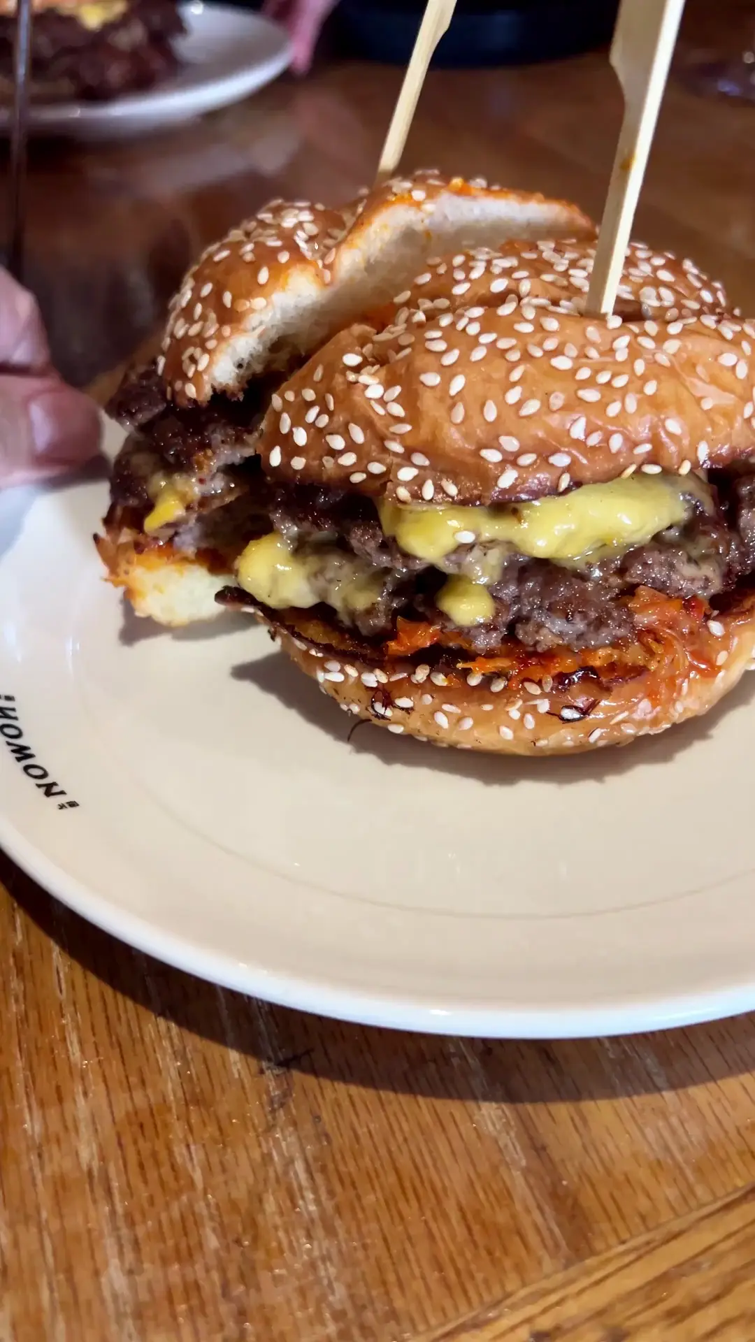 Nowon Legendary Cheeseburger | Scrolller