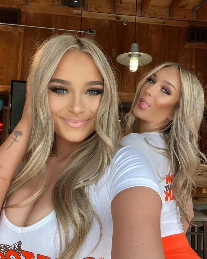 Hooters beauties | Scrolller