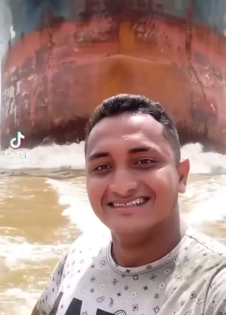 Oil tanker? | Scrolller