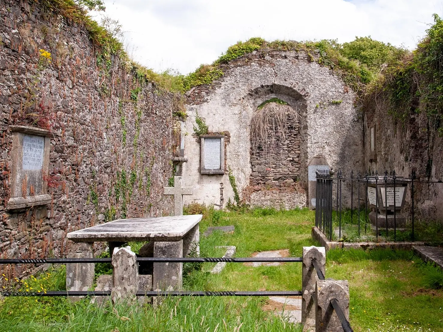 Old Church Cemetery, Cobh | Scrolller