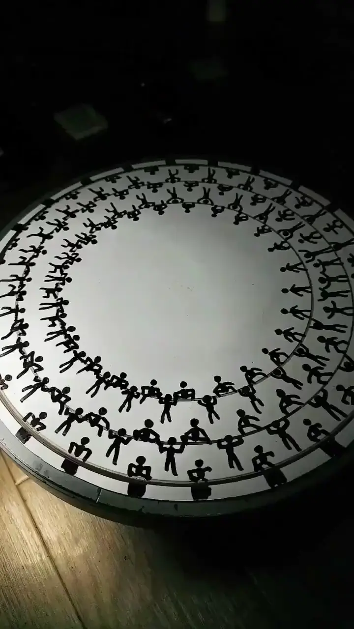 Optical illusion disk | Scrolller