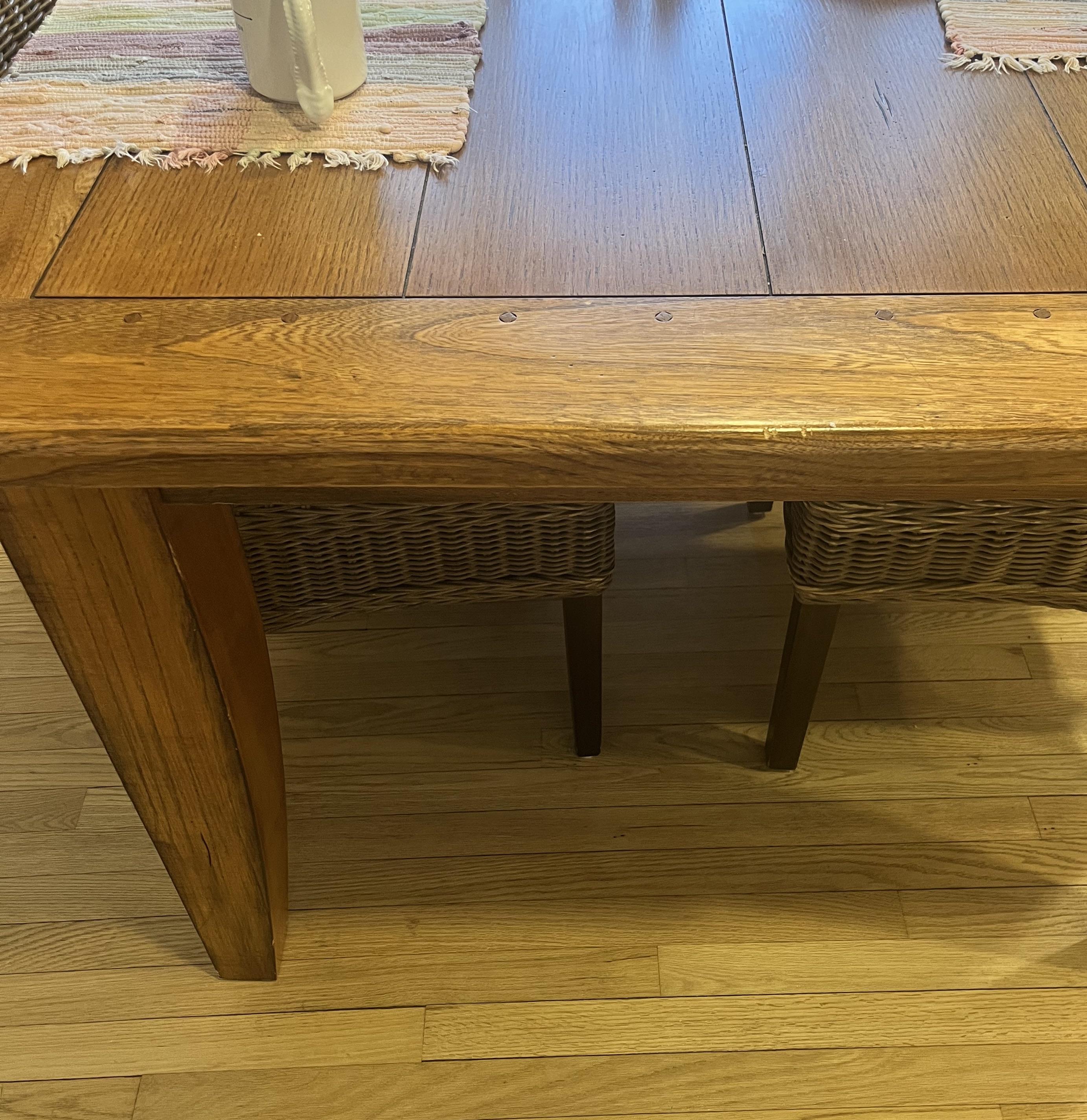 Groves in farmhouse table | Scrolller