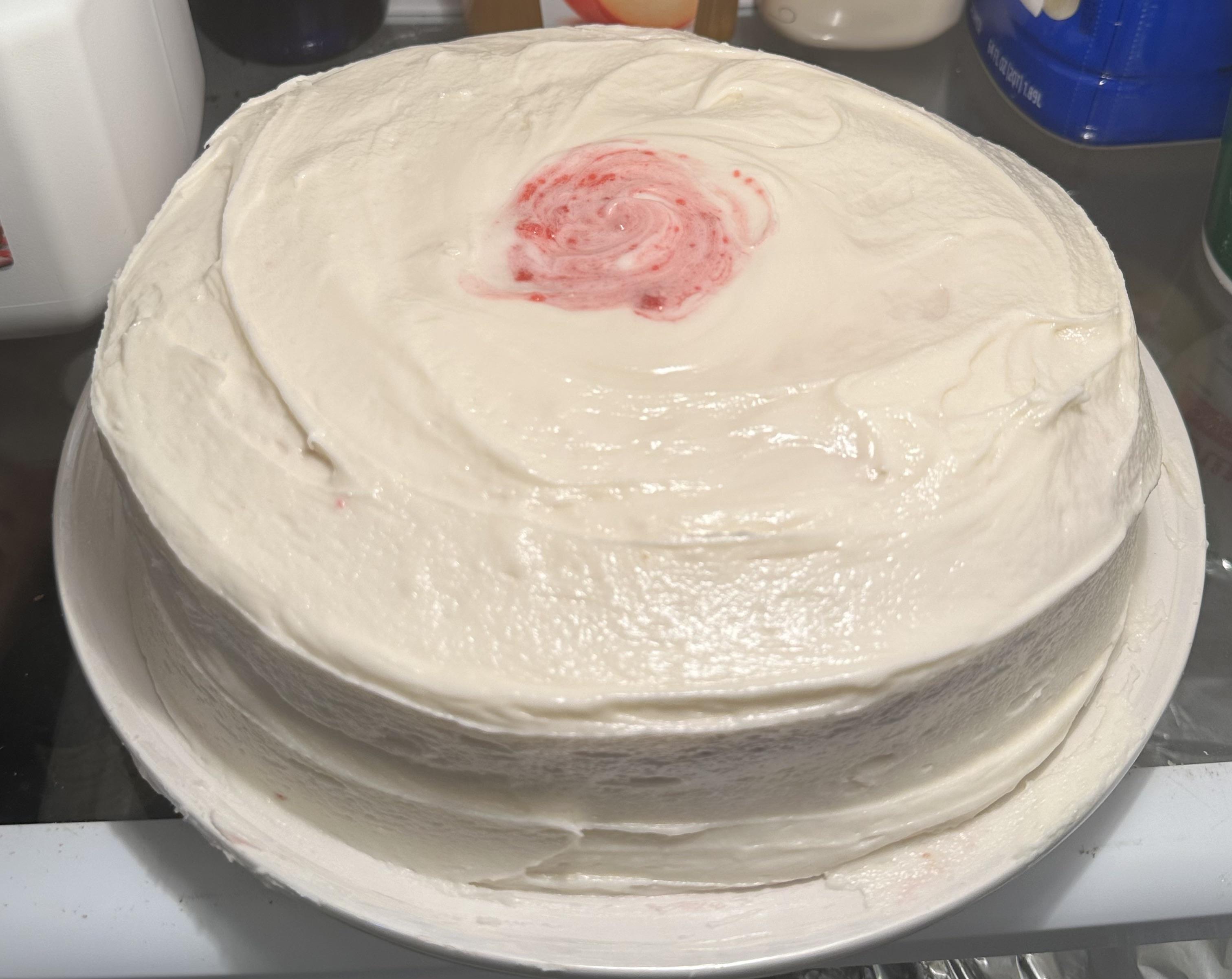 [Homemade] vanilla white chocolate sour cream cake, fresh raspberry preserves/buttercream ...