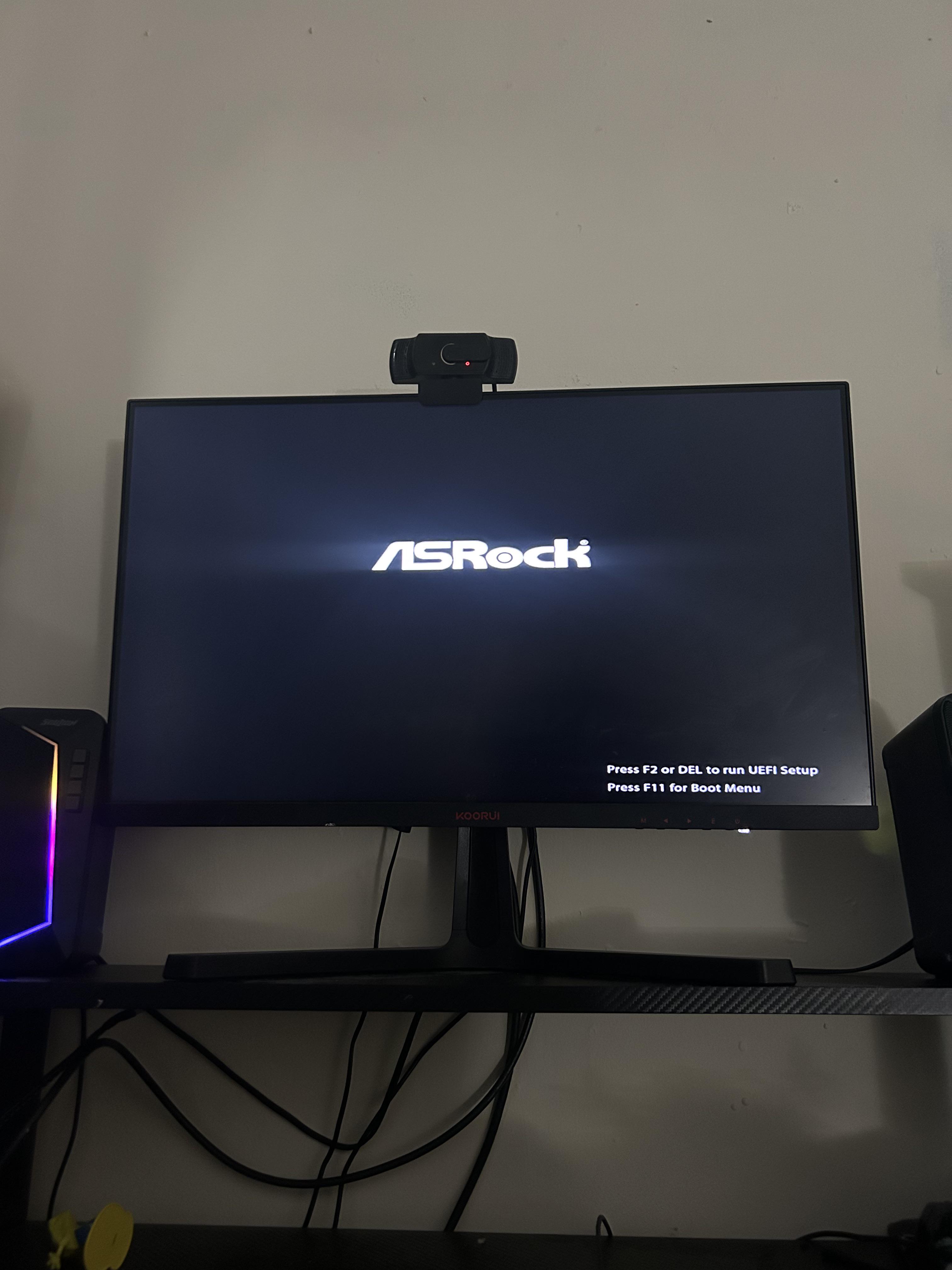 PC STUCK ON ASROCK SCREEN | Scrolller