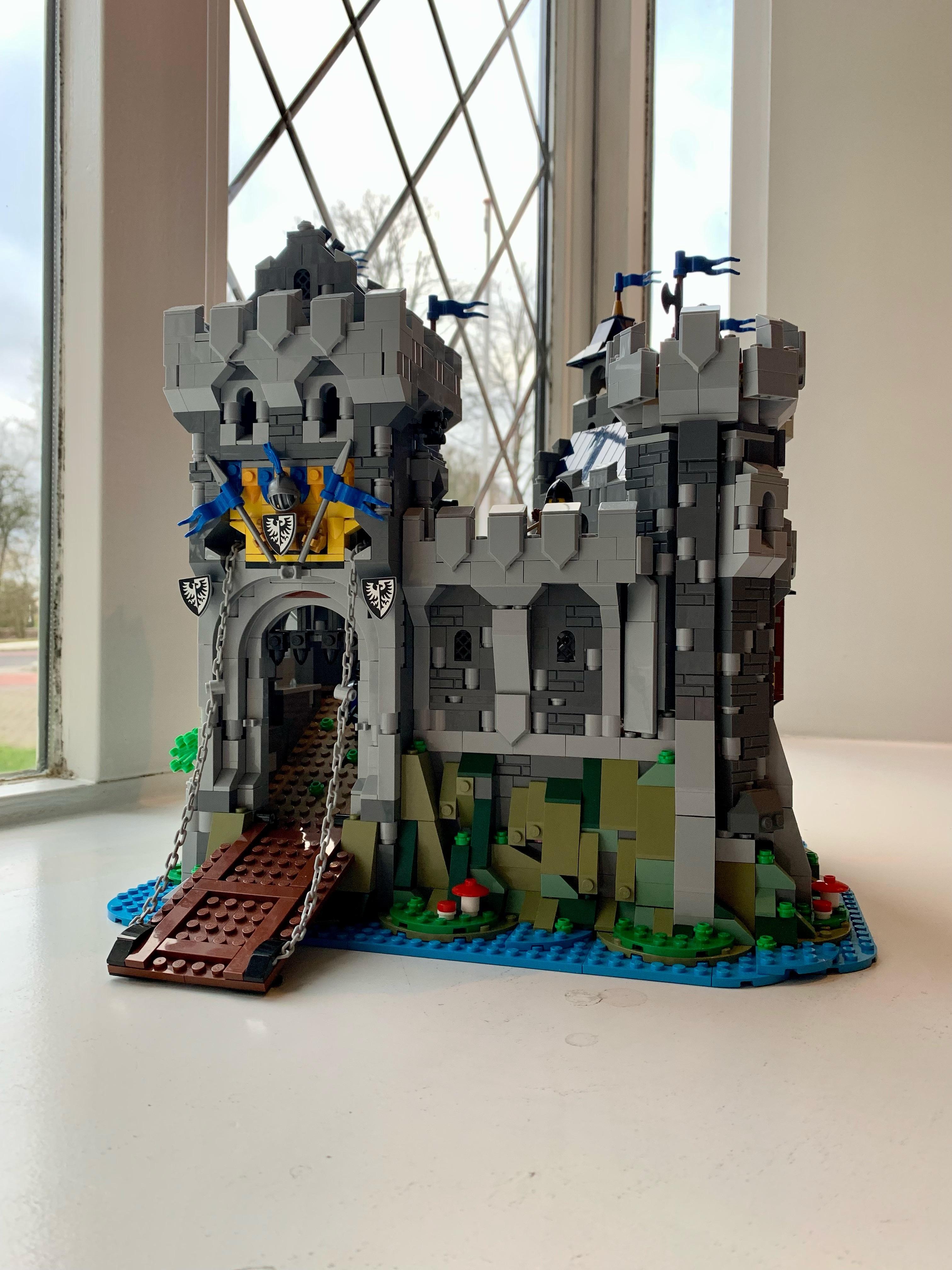 My almost ready 4x 31120 Medieval Castle MOC! | Scrolller