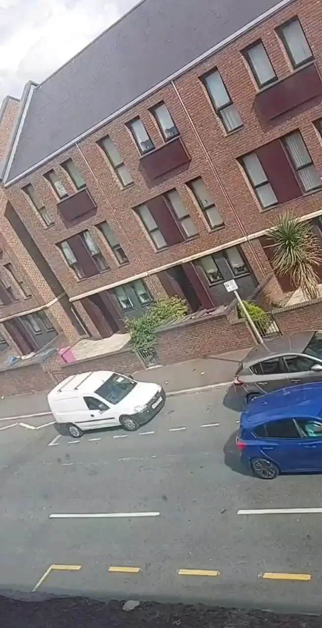 Please help me find this song | Scrolller