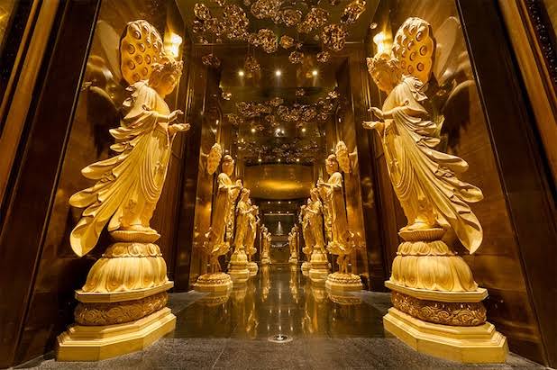 Usnisa Palace, Buddhist Temple, Nanjing - China | Scrolller