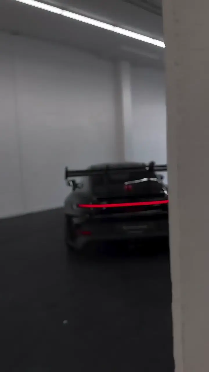 Porsche 992 GT3 RS | Scrolller