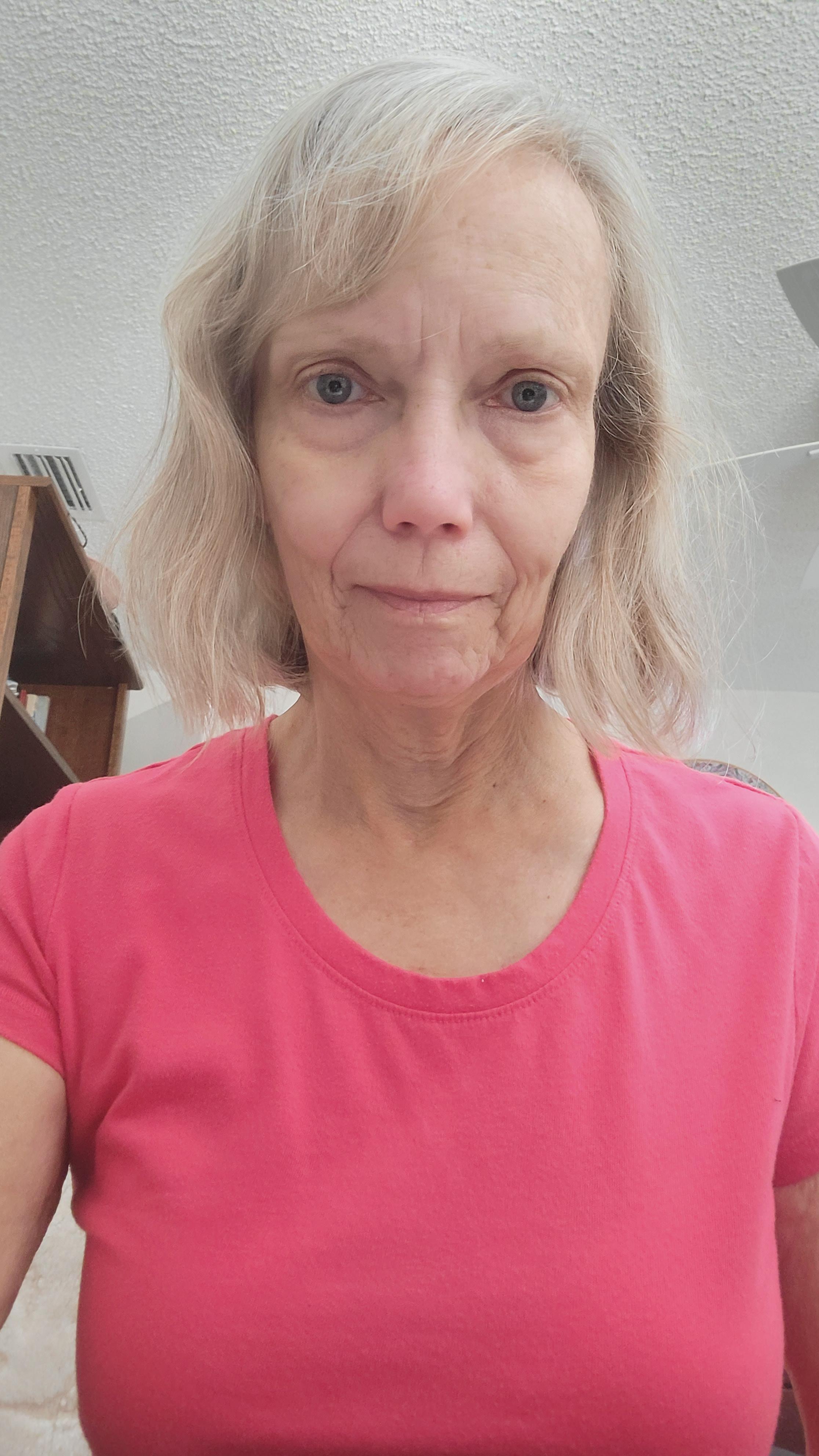 Older now and not the same coloring! | Scrolller