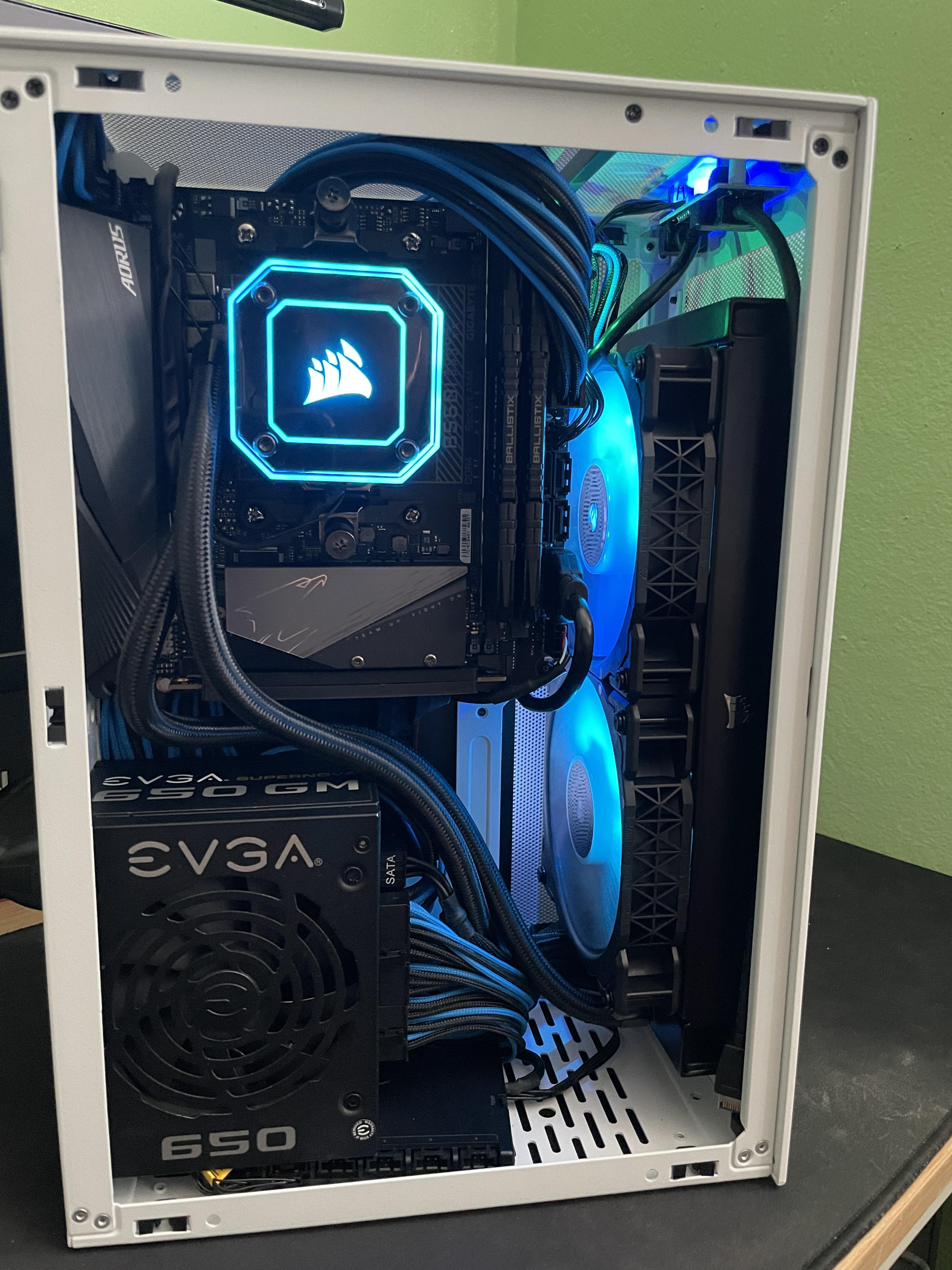 First SFF build in the Meshlicious! | Scrolller